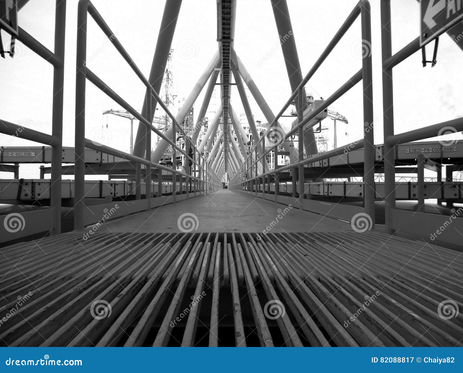 Offshore Industry Oil and Gas Editorial Photography - Image of route ...
