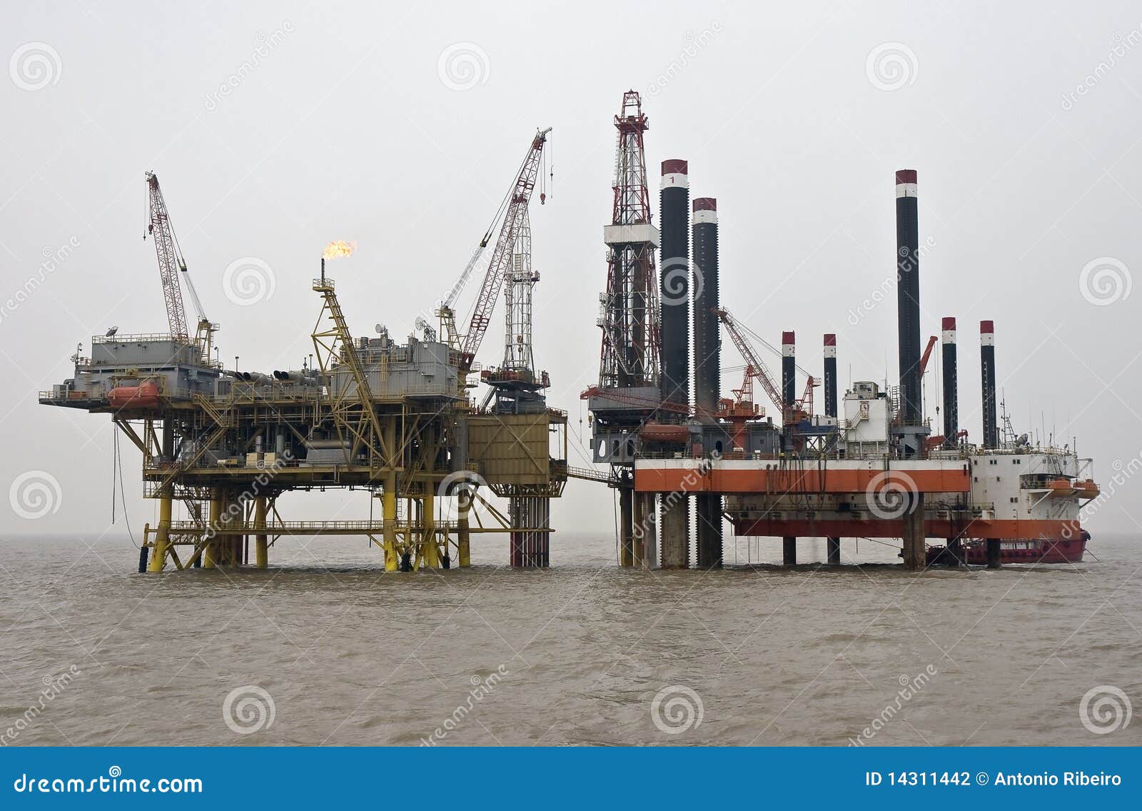 Offshore Oil Production Installation Stock Photo - Image of industry ...