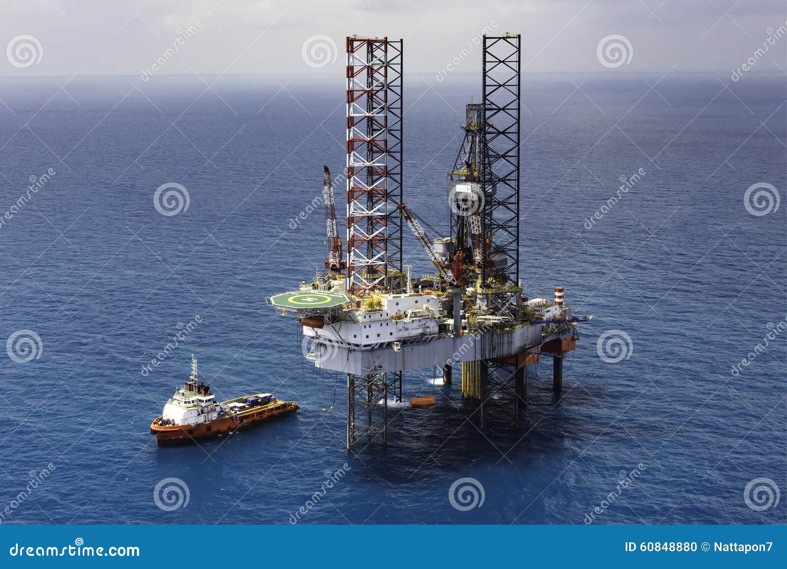 Offshore Oil Rig Drilling Platform Stock Photo - Image of channel, boat ...