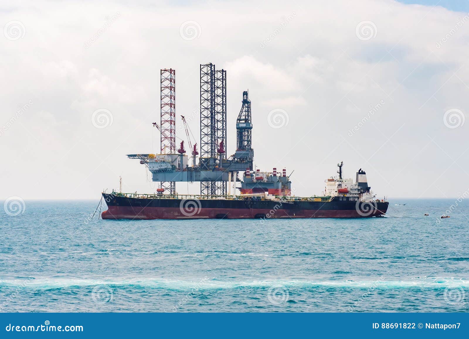 Offshore Oil Rig Drilling Platform Stock Photo - Image of industrial ...