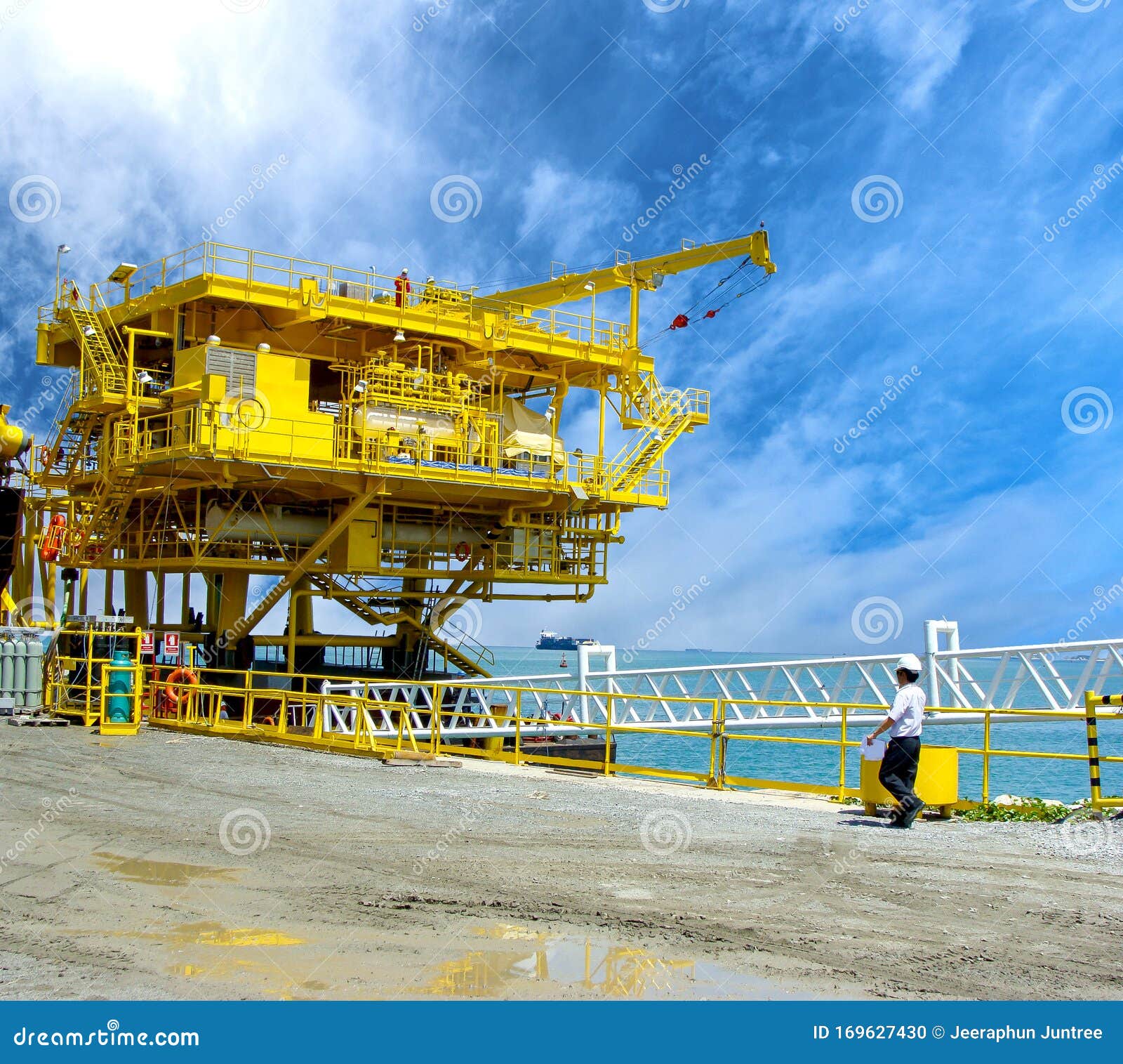 Rig Platform during Construction Editorial Image - Image of drill ...