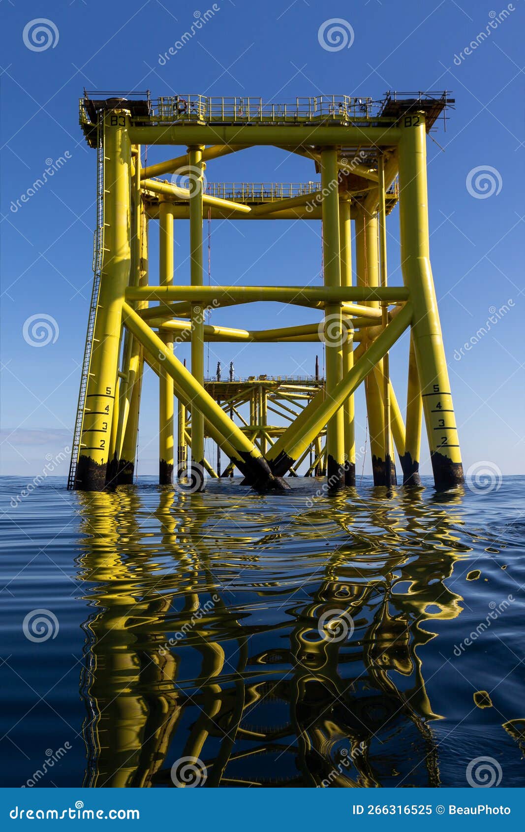 Offshore Oil Rig Platform Jacket Stock Image - Image of structure ...