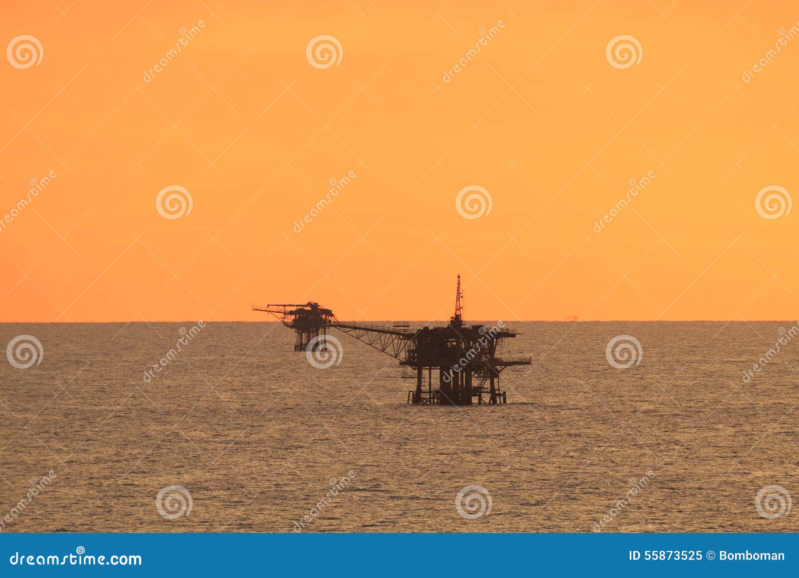 Offshore Platform in the Middle of the Ocean Stock Image - Image of ...