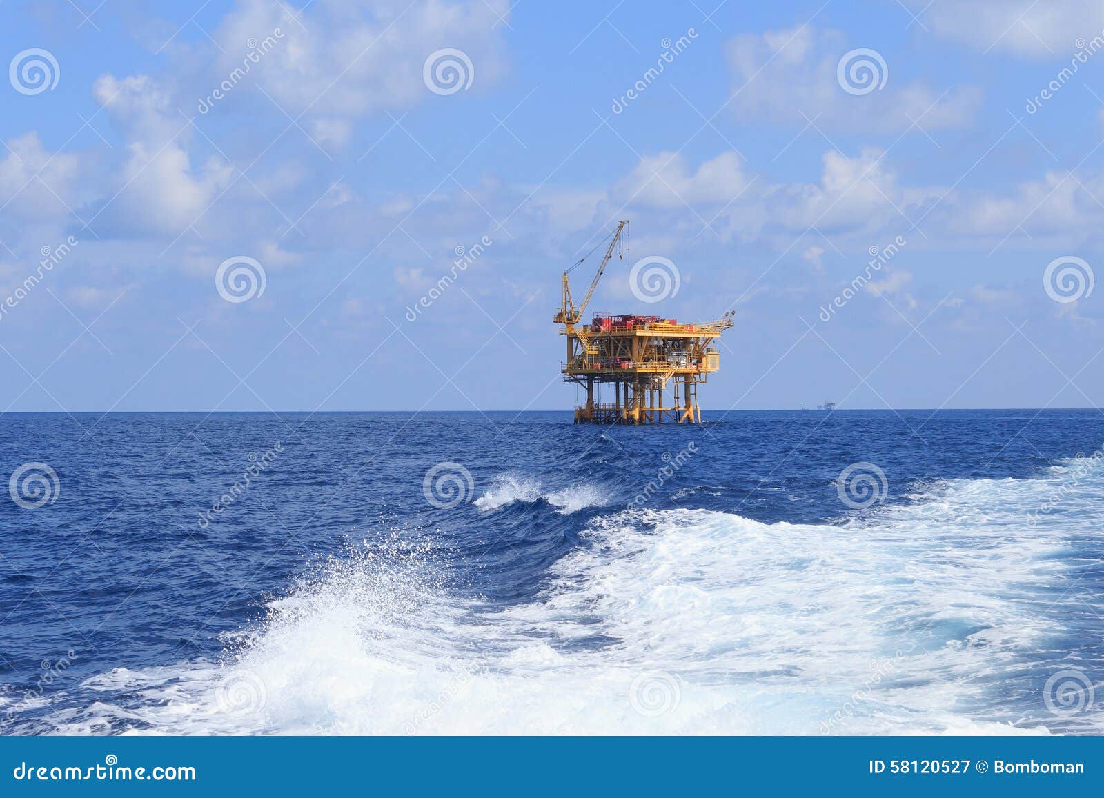 Offshore Production Platform in the Middle of Ocean Stock Image - Image ...