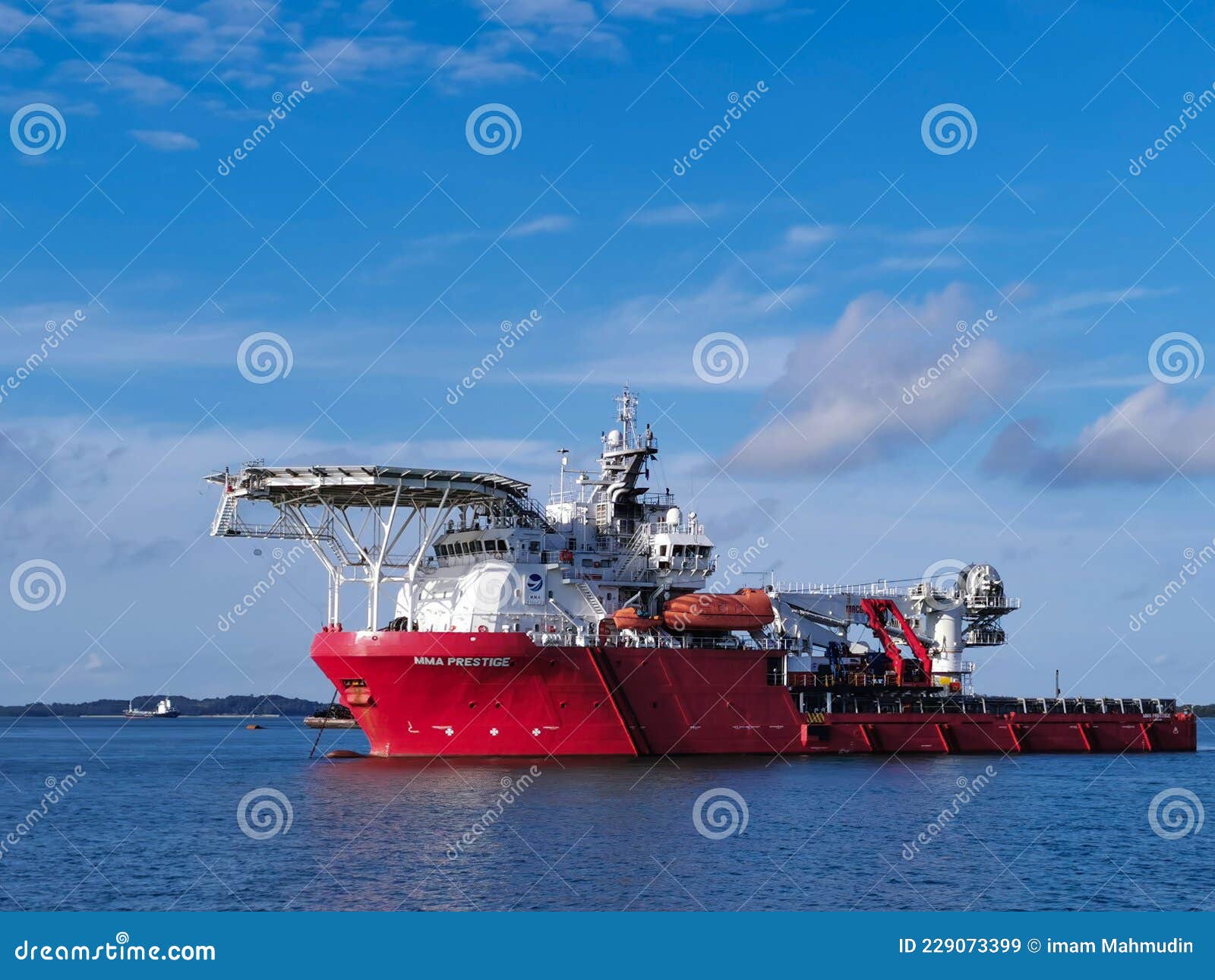 Offshore Ship Cargo Manifolds Ready To Offload Cargo To Floating ...