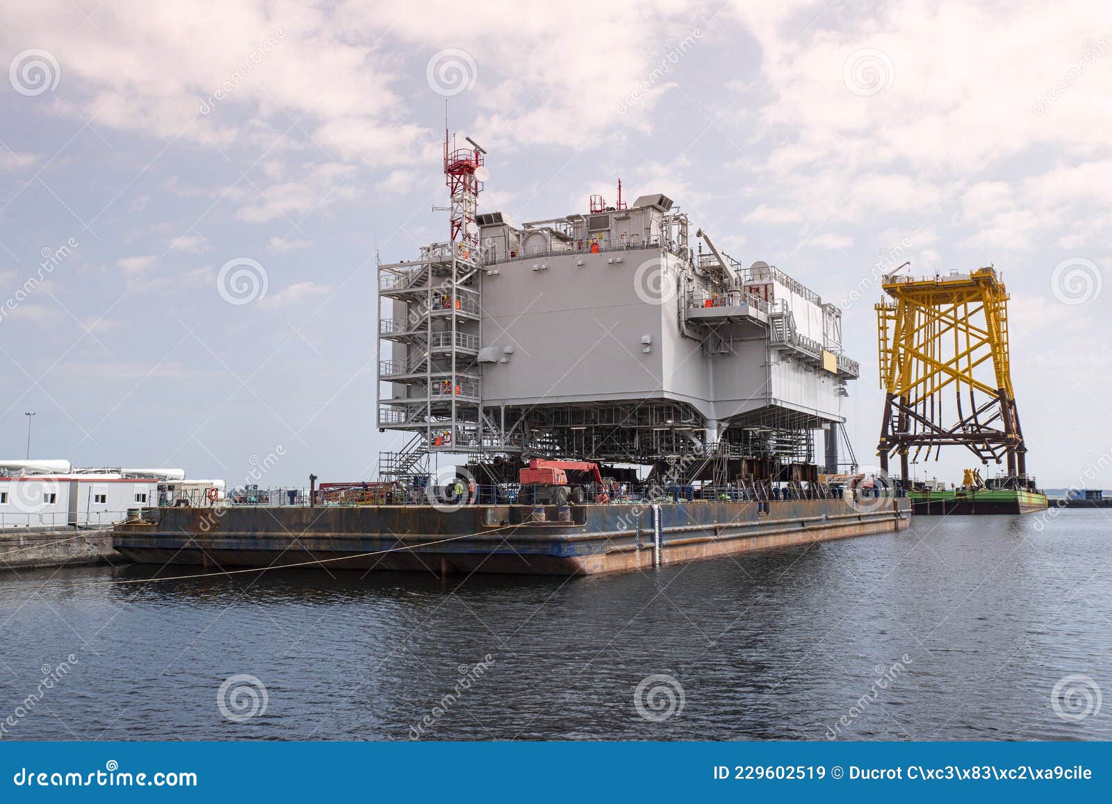 The Installation Oil And Gas Platform Project In The Gulf Or The Sea By ...