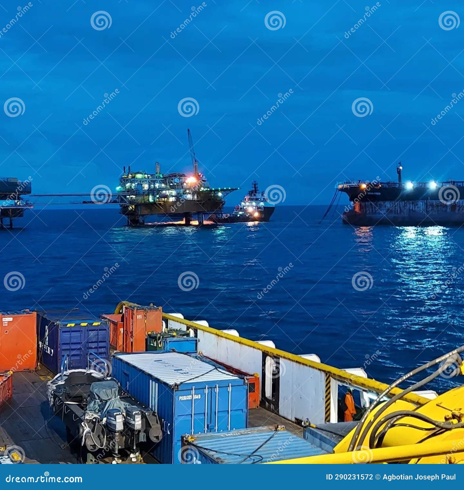 Offshore work oilfields editorial photography. Image of petzl - 290231572