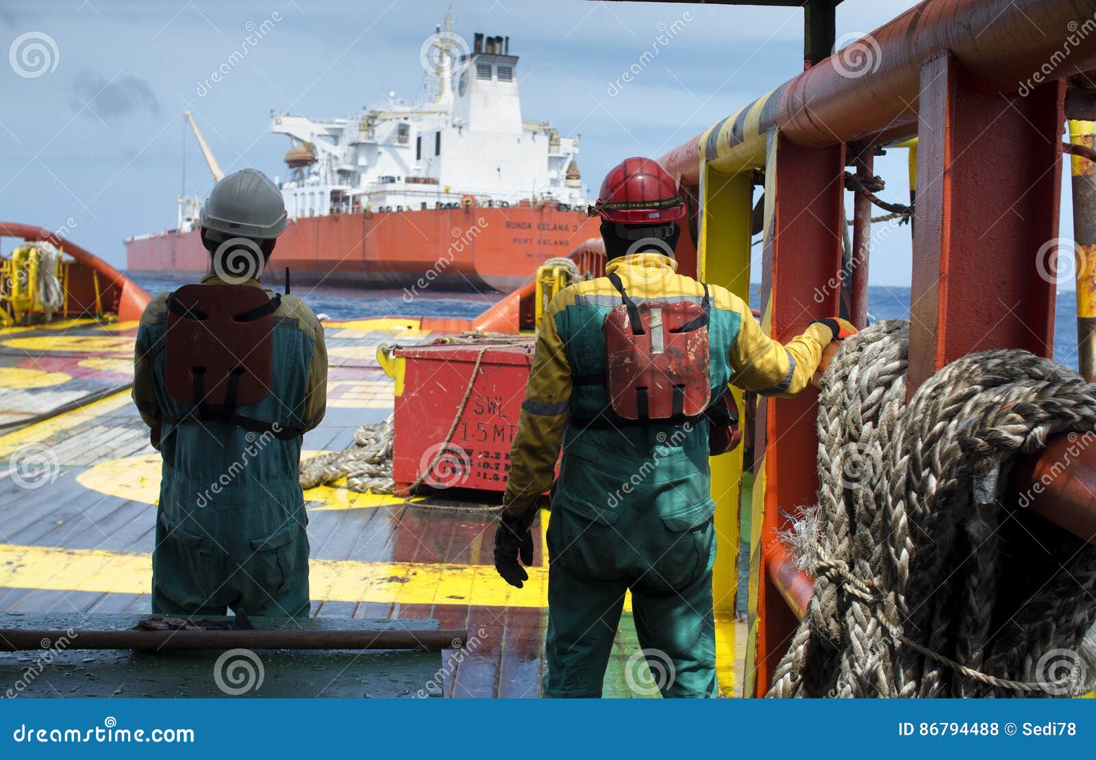 Offshore working on deck editorial stock photo. Image of ship - 86794488