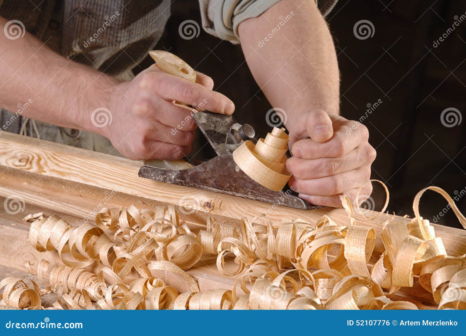 Oficina Da Obra De Carpintaria Com Madeira Foto de Stock - Imagem de ...