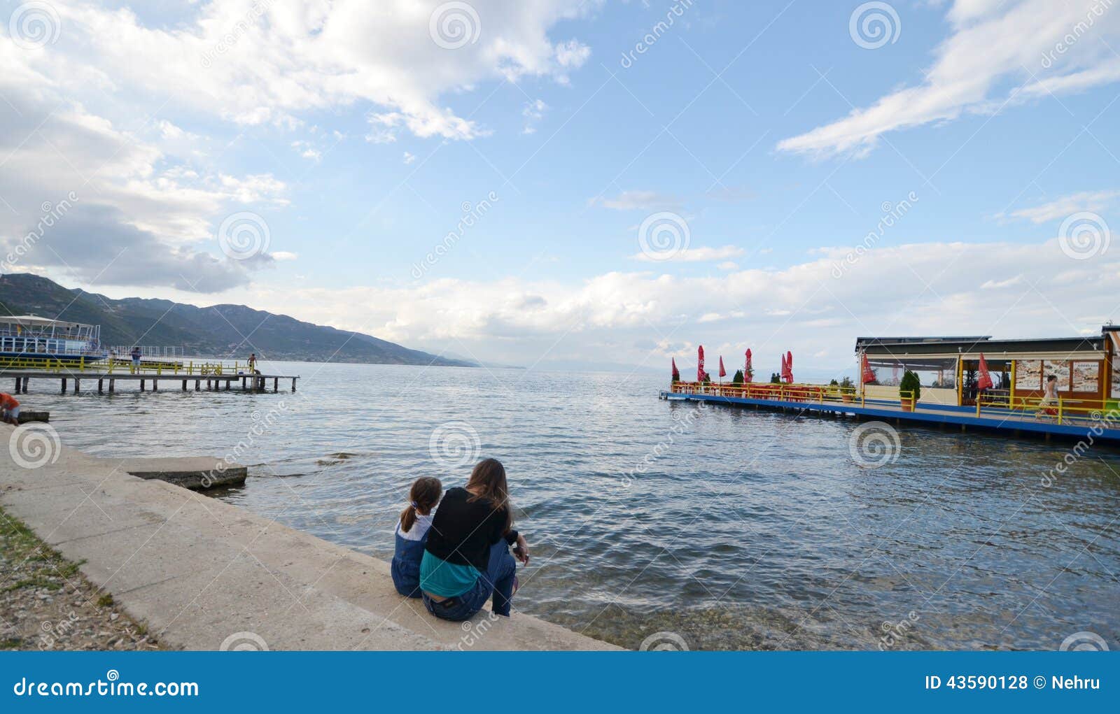 Ohrid De Lac, Pogradec, Albanie Photo stock éditorial - Image of ...