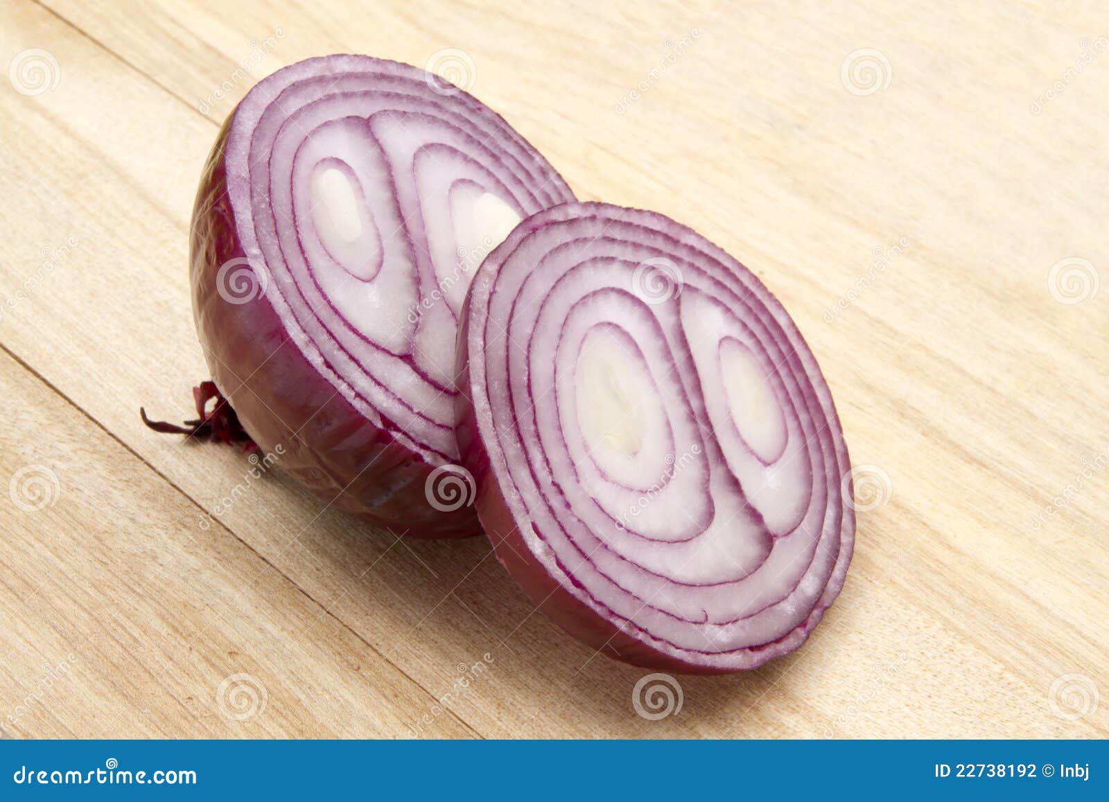 Oignon rouge photo stock. Image du repas, organique, fond - 22738192