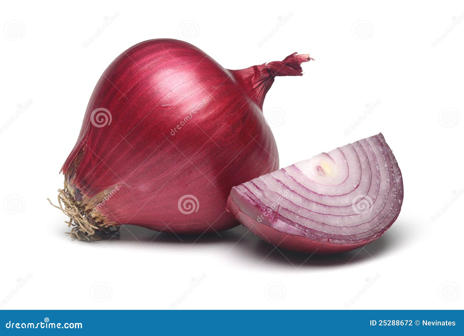 Oignon rouge photo stock. Image du nourriture, organique - 25288672