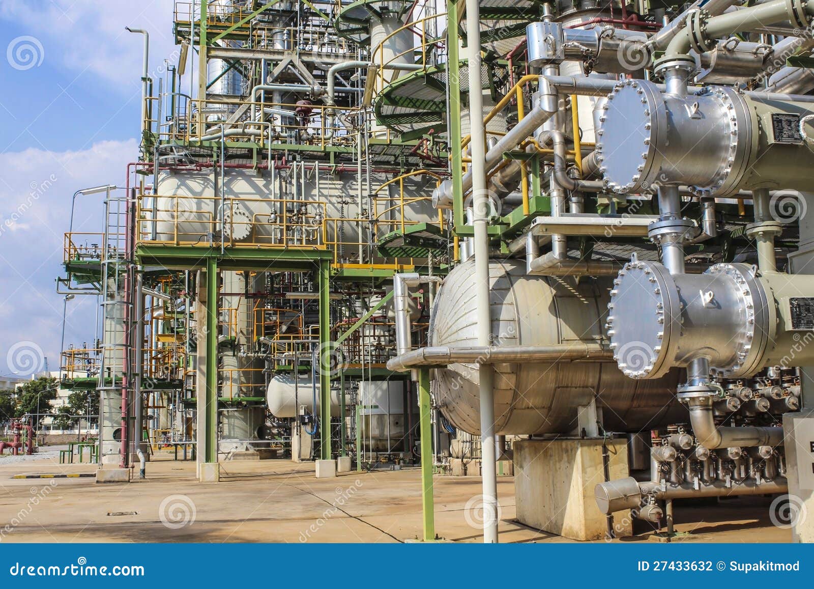 Oil and chemical factory stock photo. Image of metal - 27433632