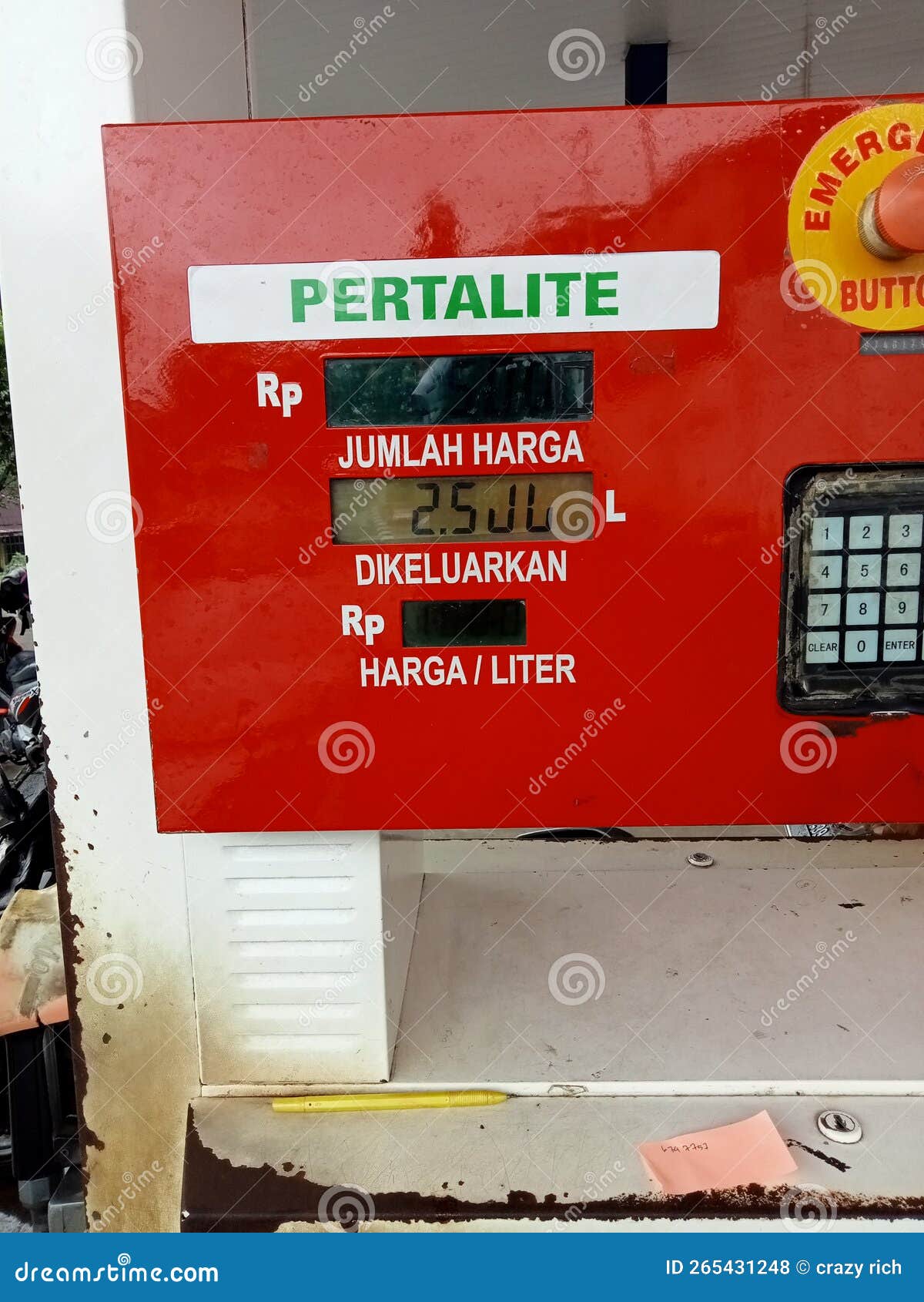 3 Times the Increase in Pertalite Stock Photo - Image of liter, soft ...