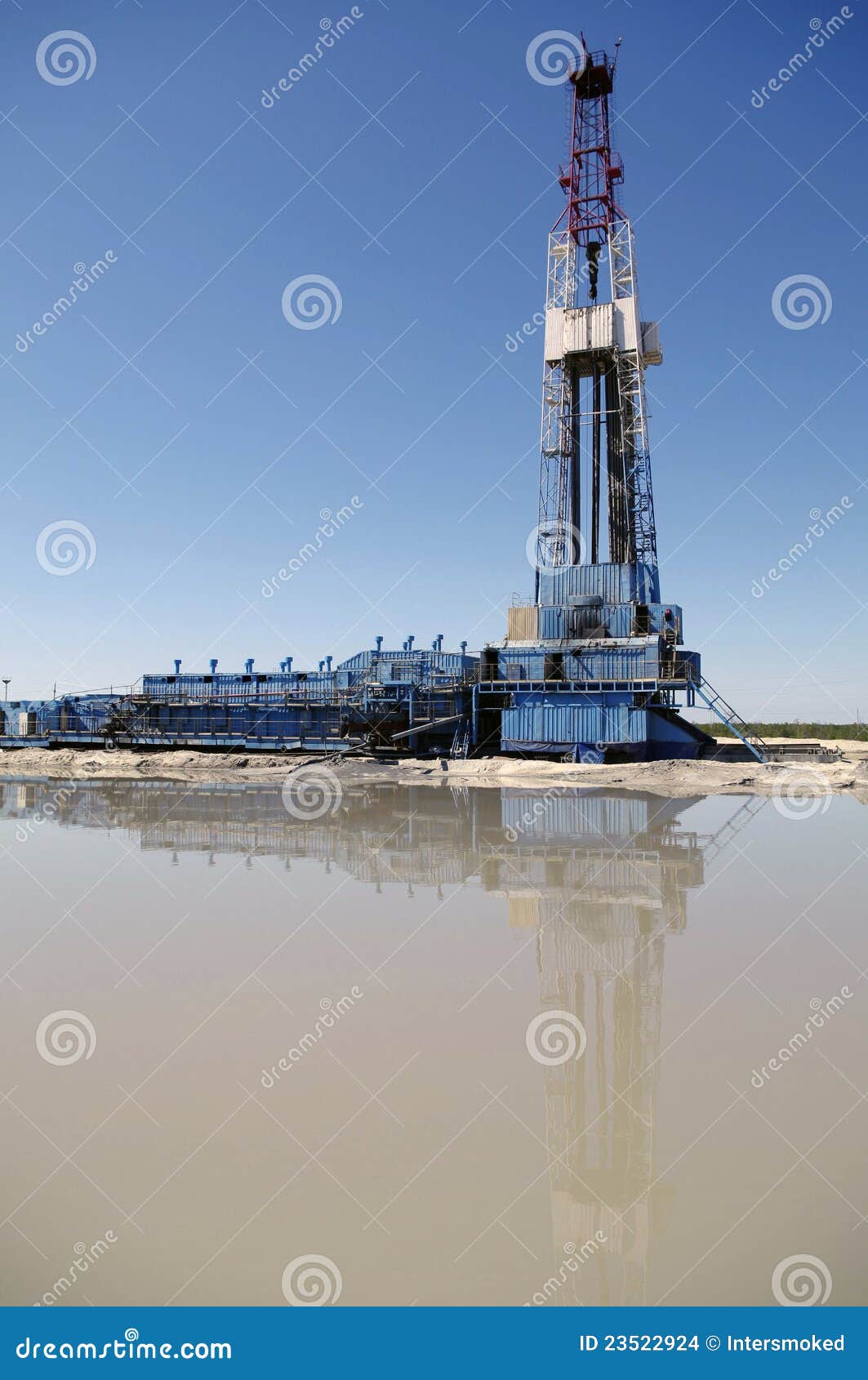 Oil derrick stock photo. Image of cloud, steel, industry - 23522924