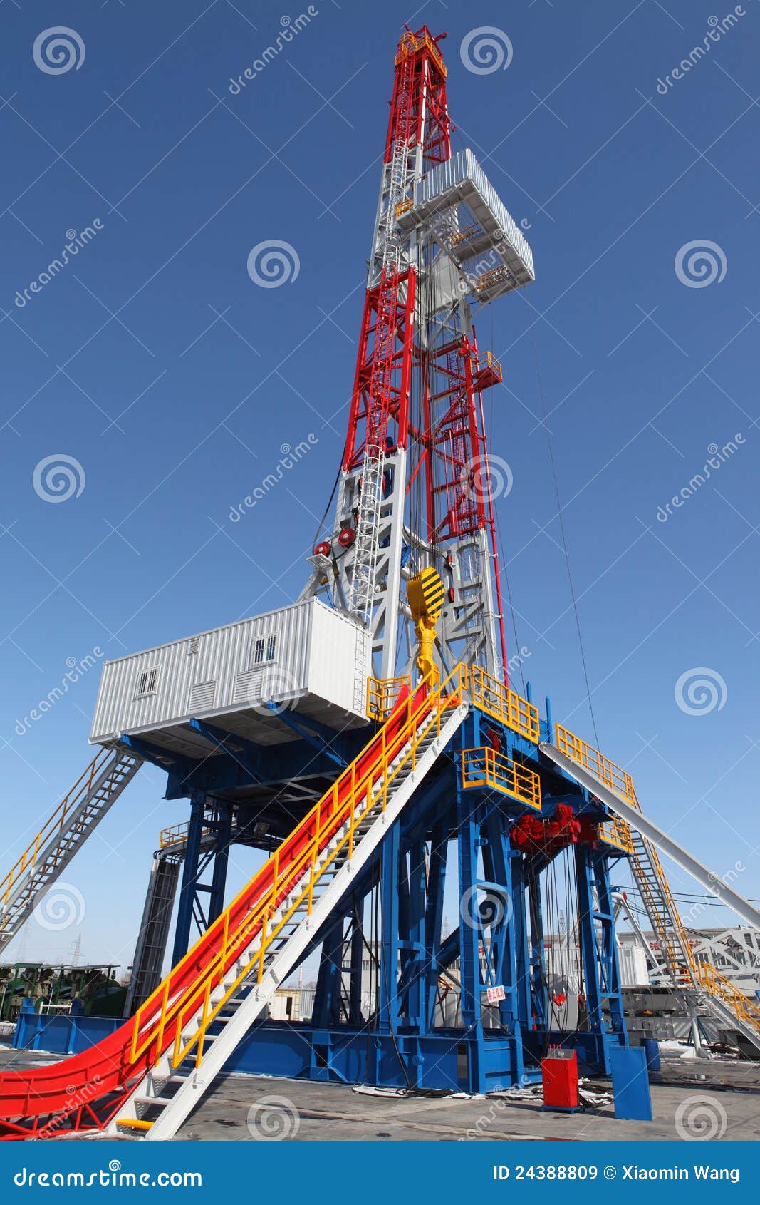 Oil derrick stock image. Image of engineering, industry - 24388809