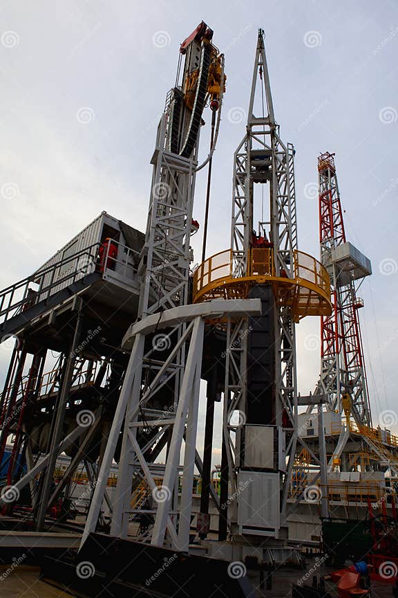 Oil derrick stock photo. Image of derrick, steel, platform - 28056716