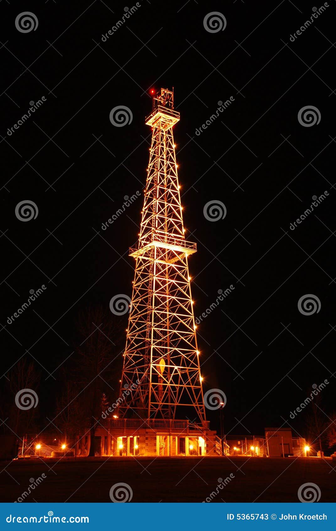 Oil Derrick at Night stock image. Image of drilling, night - 5365743