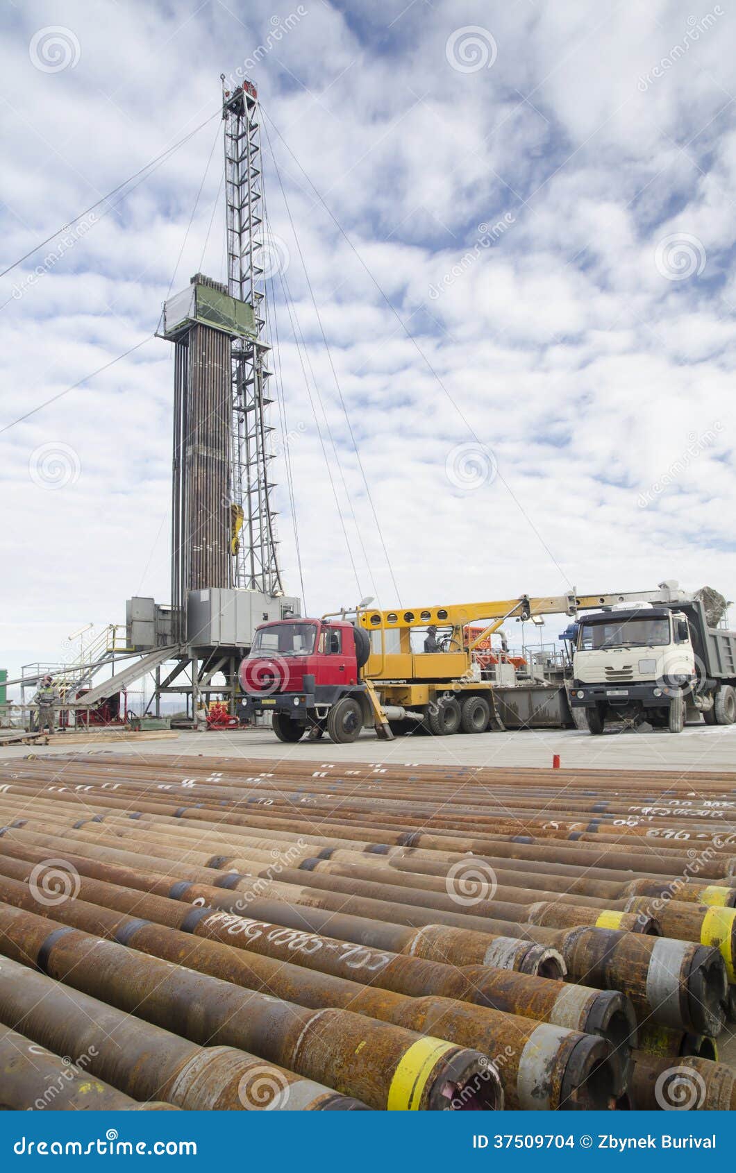Oil drilling rig stock photo. Image of machine, platform - 37509704