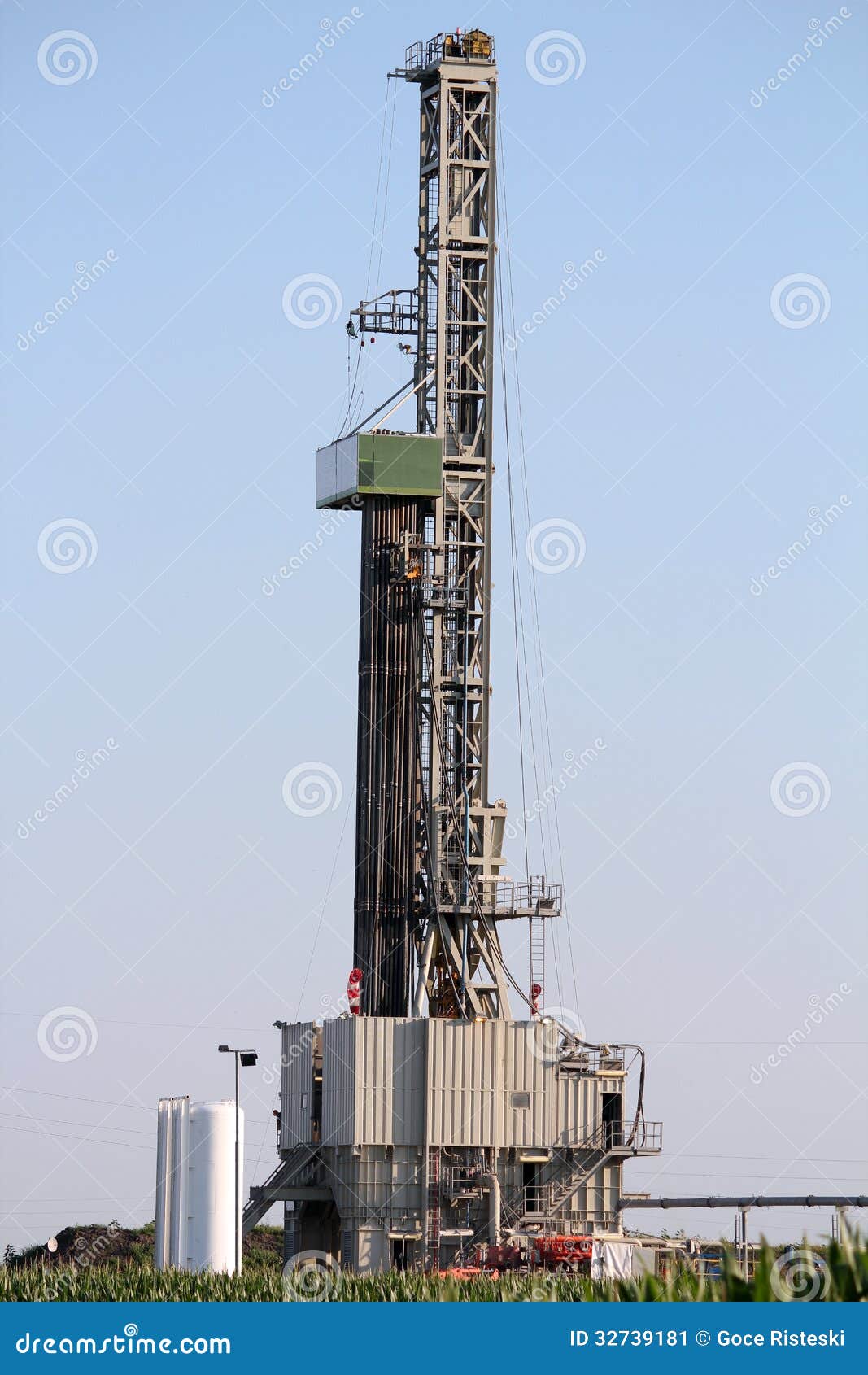 Oil drilling rig stock image. Image of heavy, tower, energy - 32739181