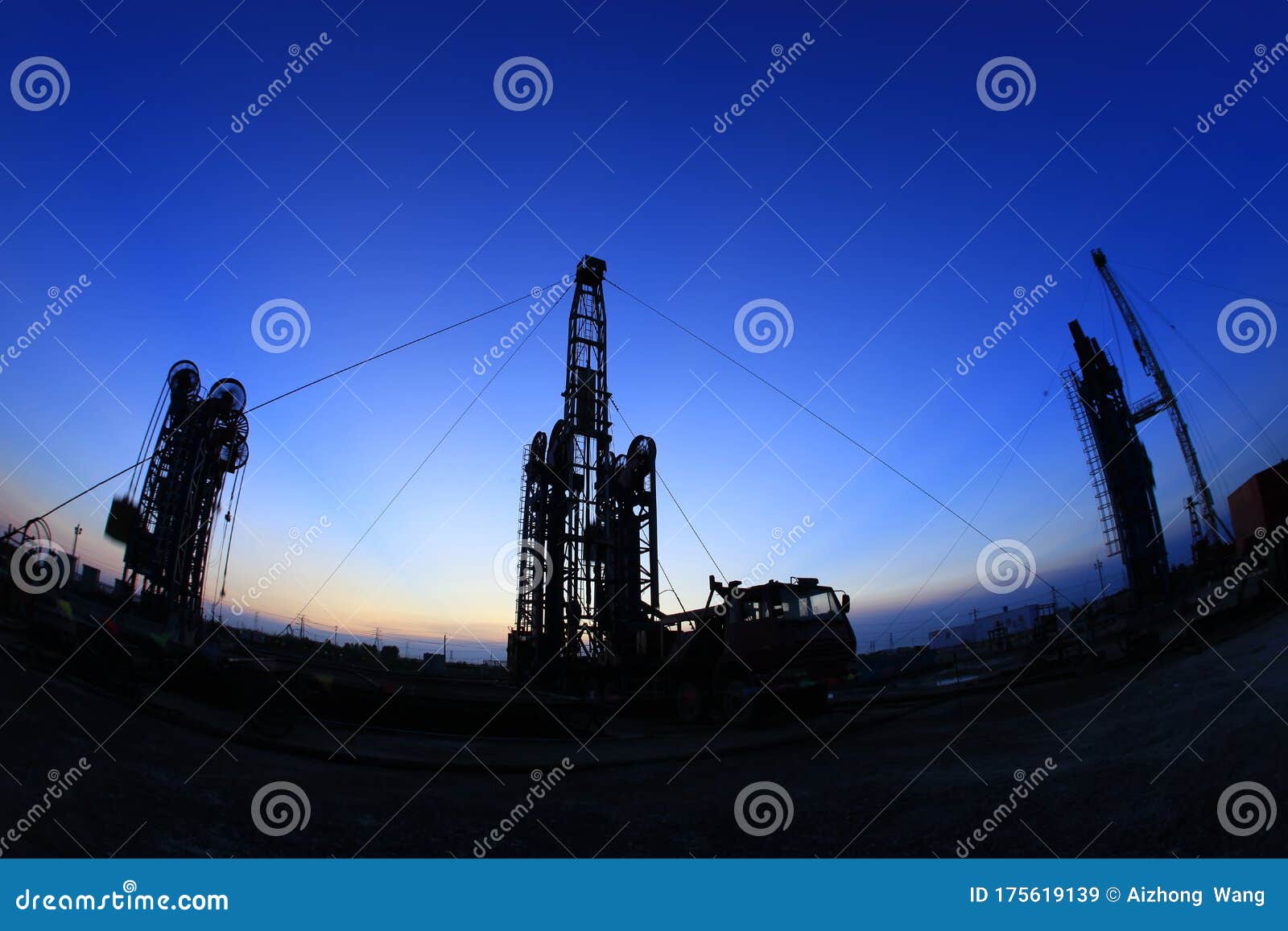 Oil drilling rig stock image. Image of sunrise, energy - 175619139