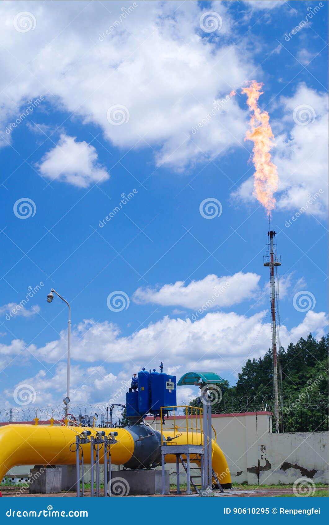 Oil/gas pipeline on fire editorial image. Image of drilling - 90610295