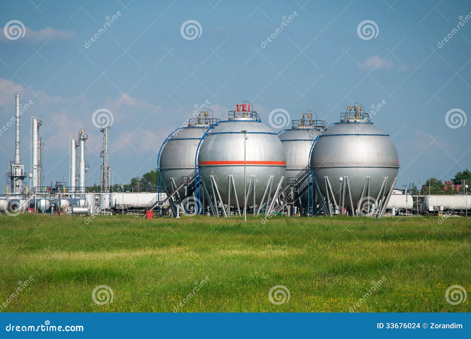 Oil and Gas Processing Plant Stock Photo - Image of chimney, plant ...