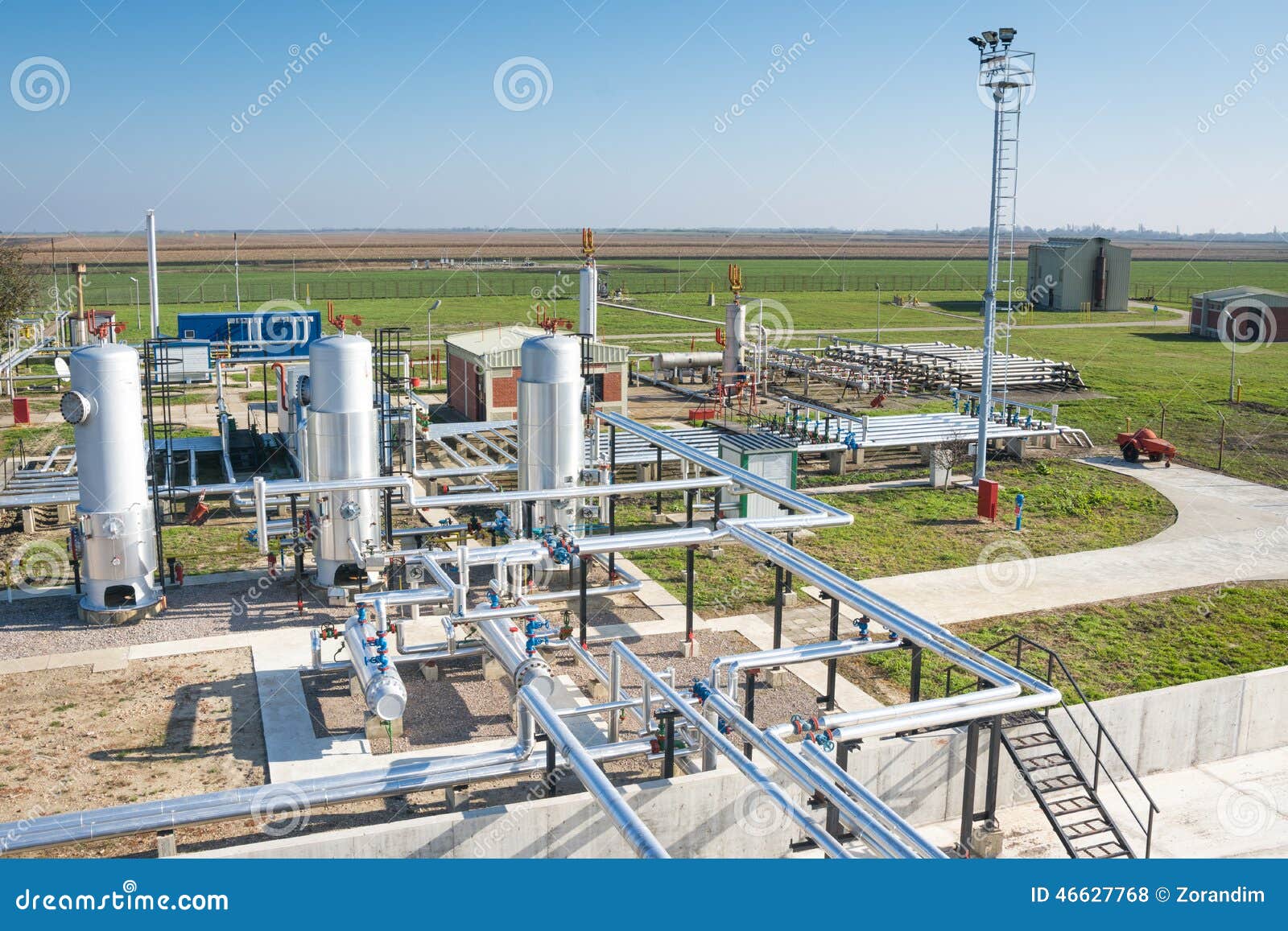 Oil and Gas Processing Plant Stock Photo - Image of complex, plant ...