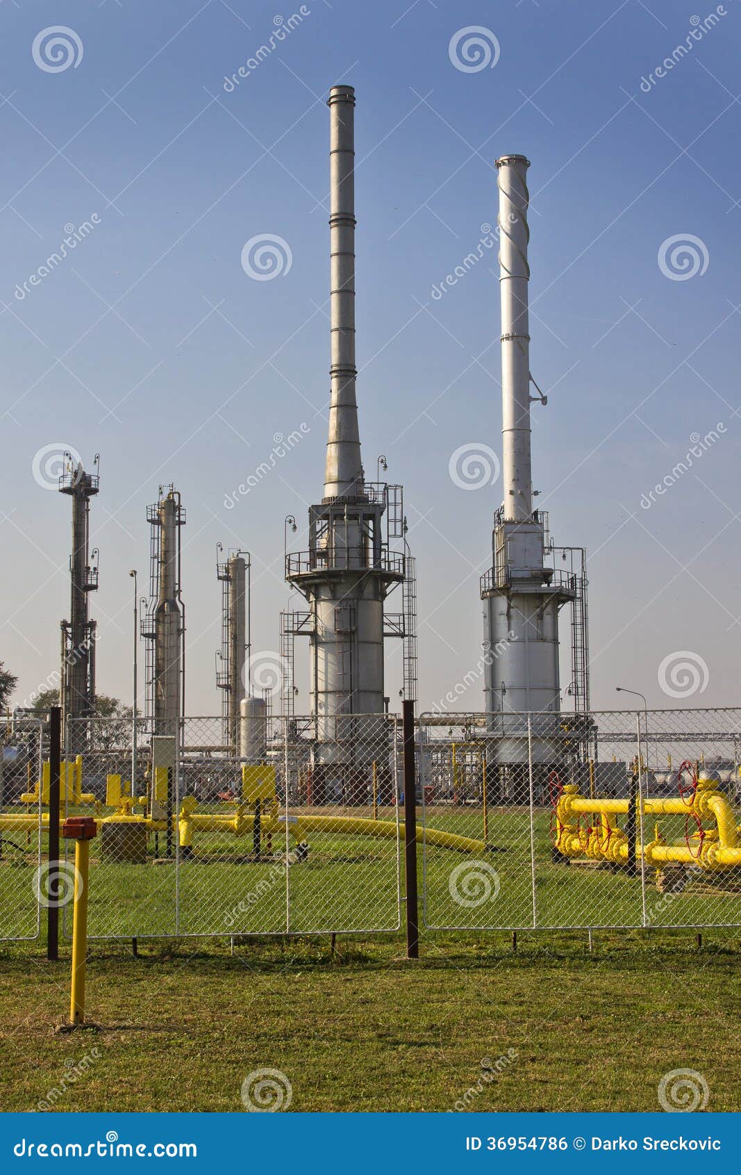 Oil and Gas Processing Plant Stock Photo - Image of factory, equipment ...