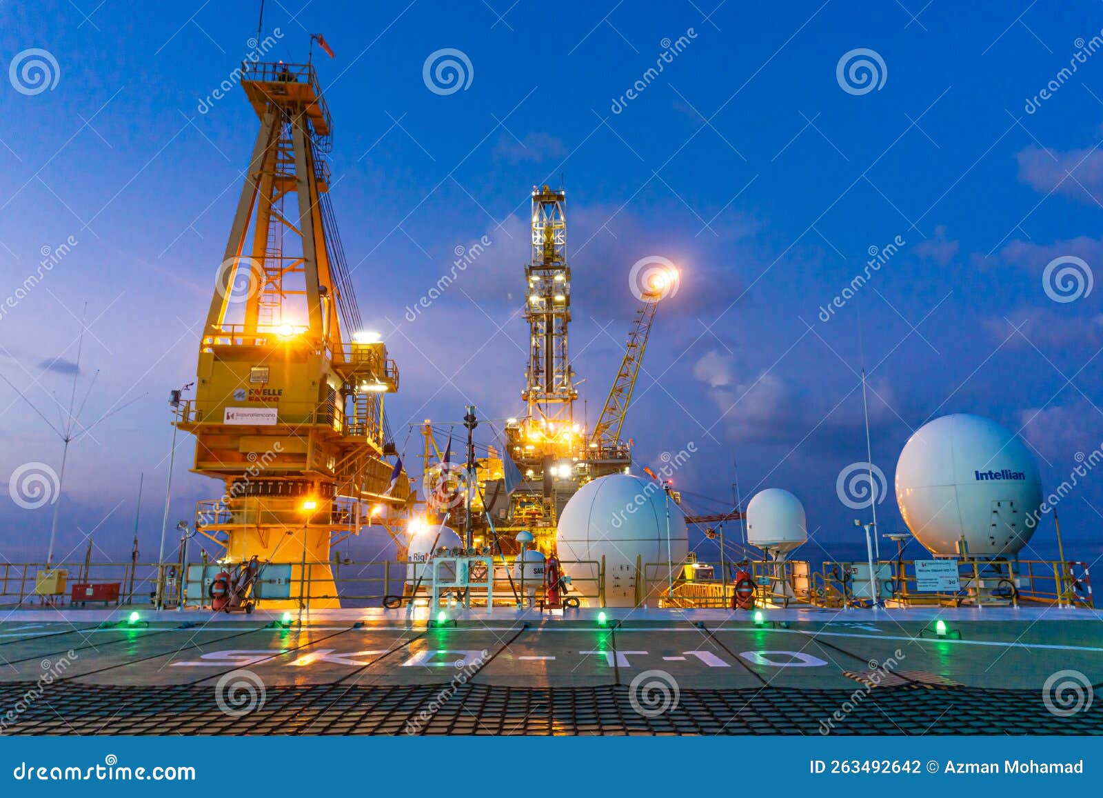 Oil and Gas Tender Platform during Drilling. Editorial Photography ...