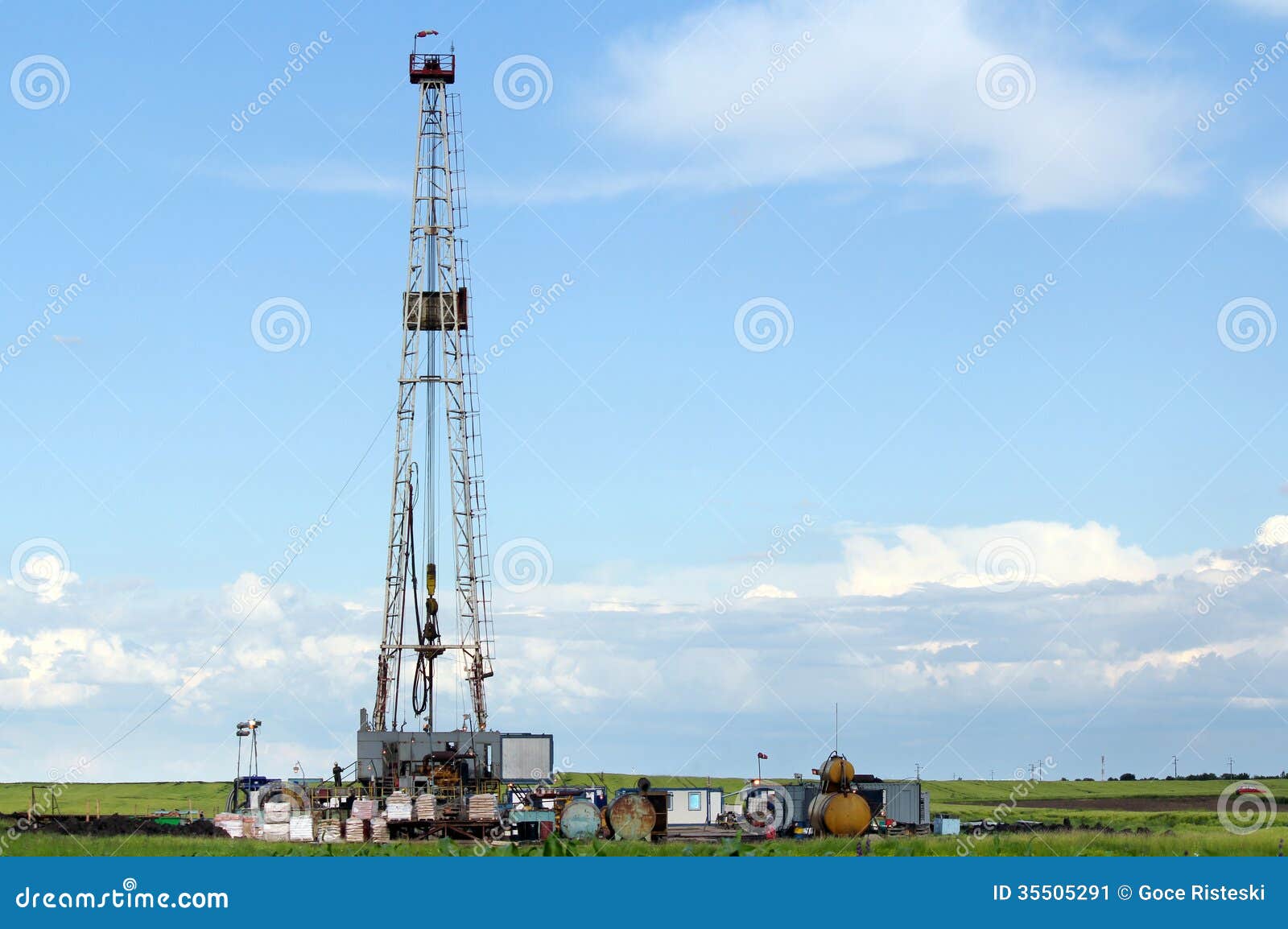 Oil land drilling rig stock image. Image of power, outdoor - 35505291