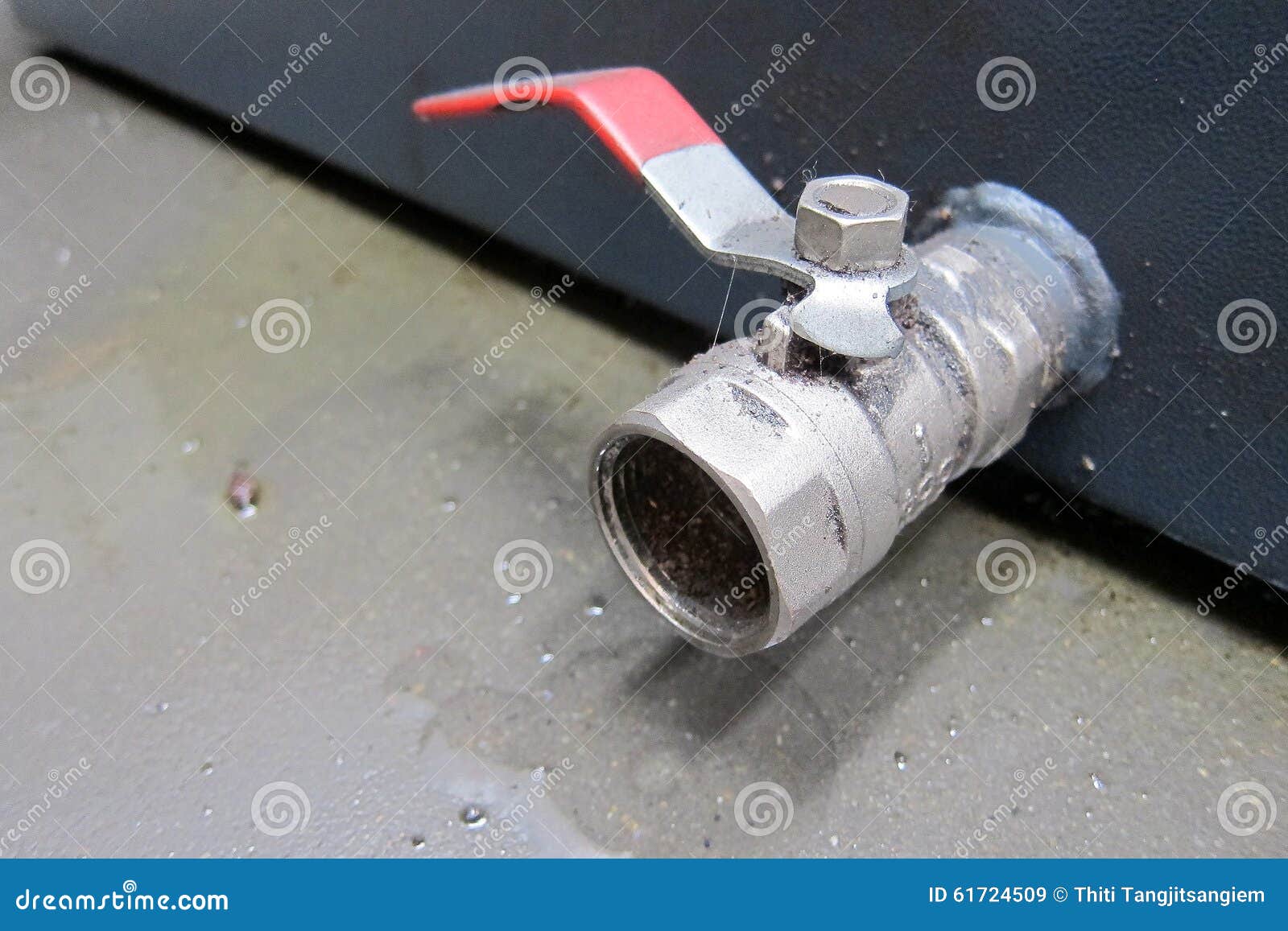 Oil leak stock image. Image of machine, chemical, lubrication - 61724509