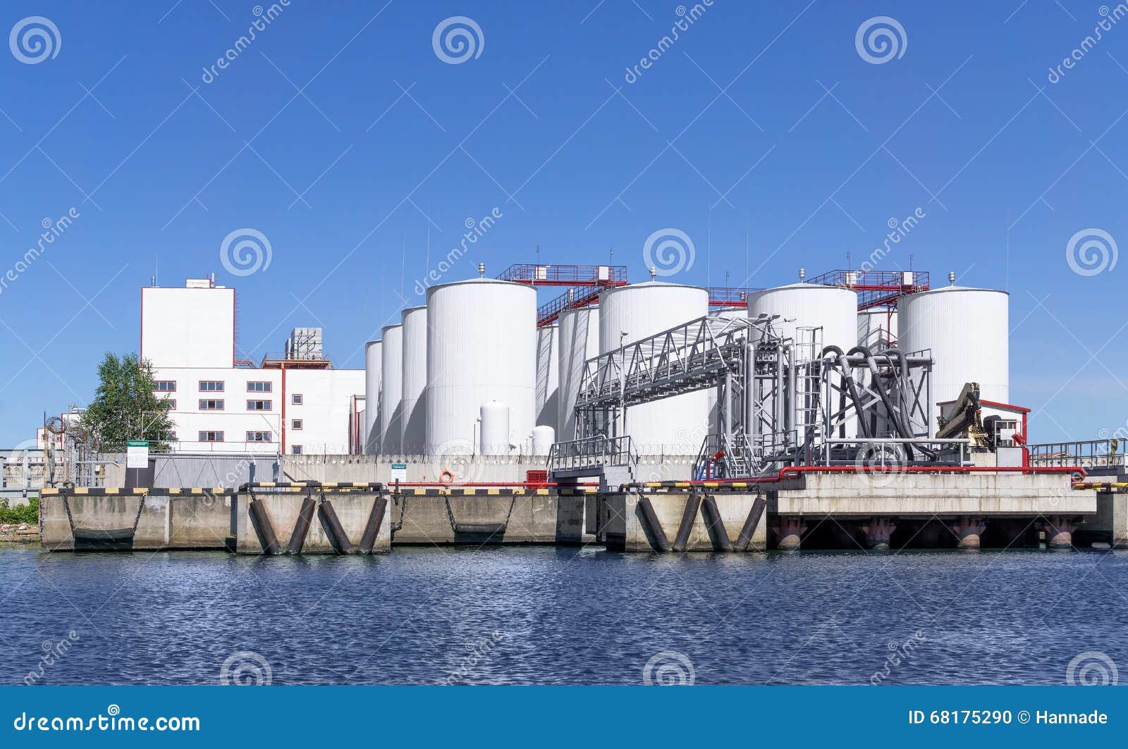 Oil Loading Terminal in Port Stock Photo - Image of cargo, logistics ...