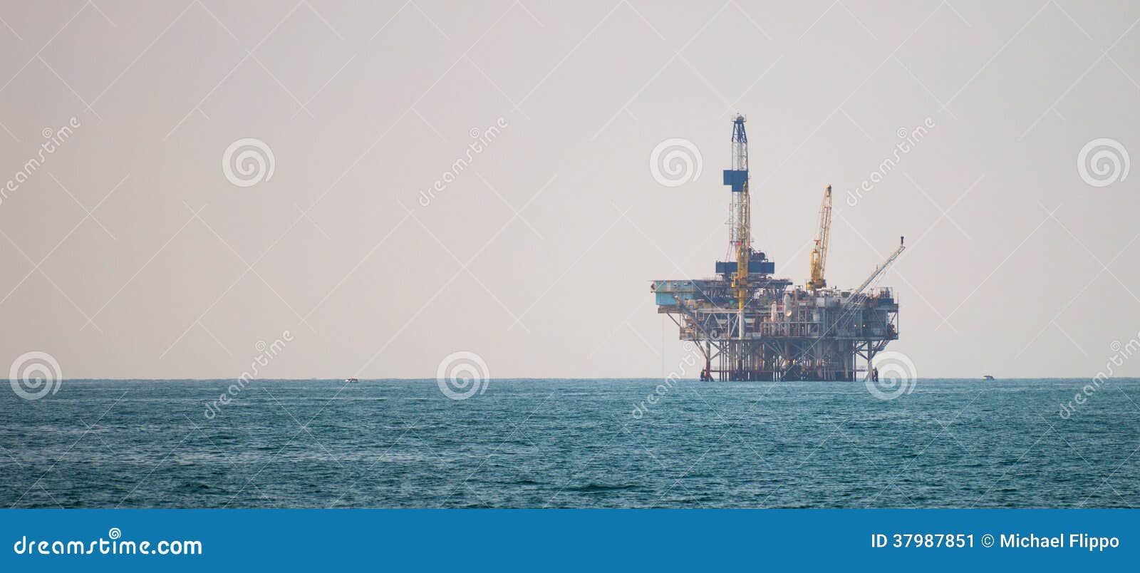 Oil Platform in the Pacific Ocean Stock Image - Image of pipes ...