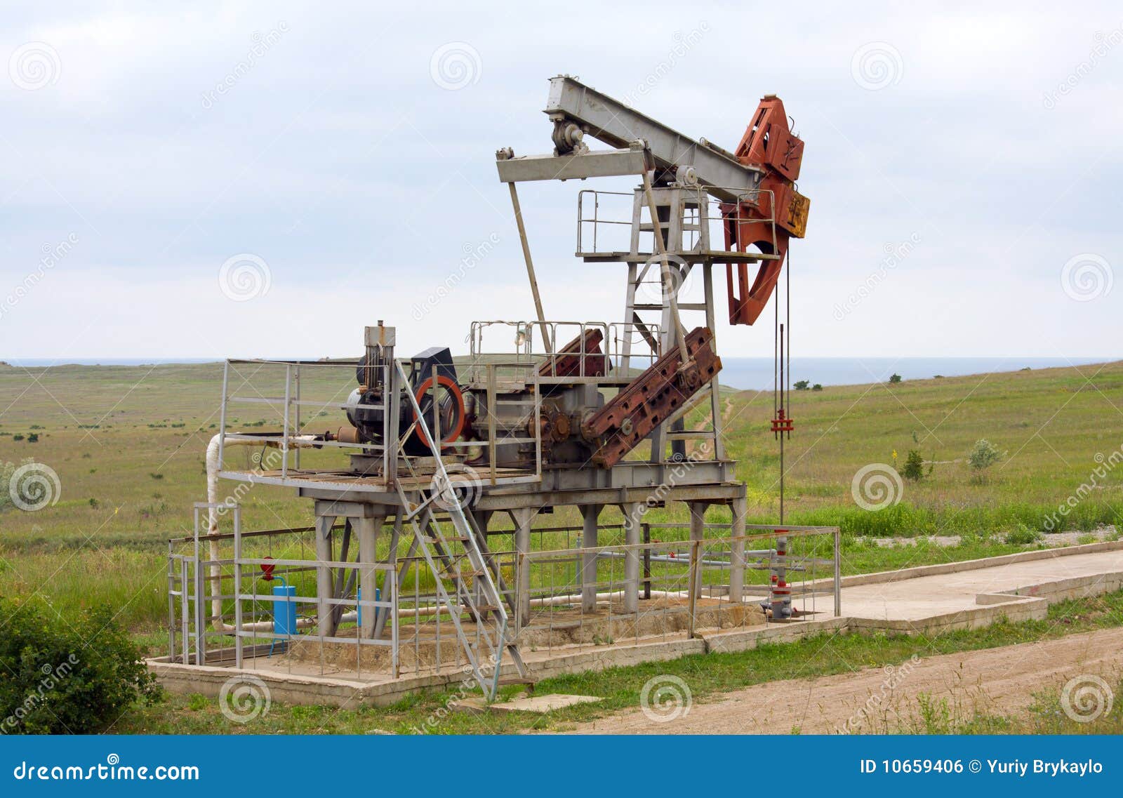 Oil produce plant stock photo. Image of cloud, producer - 10659406