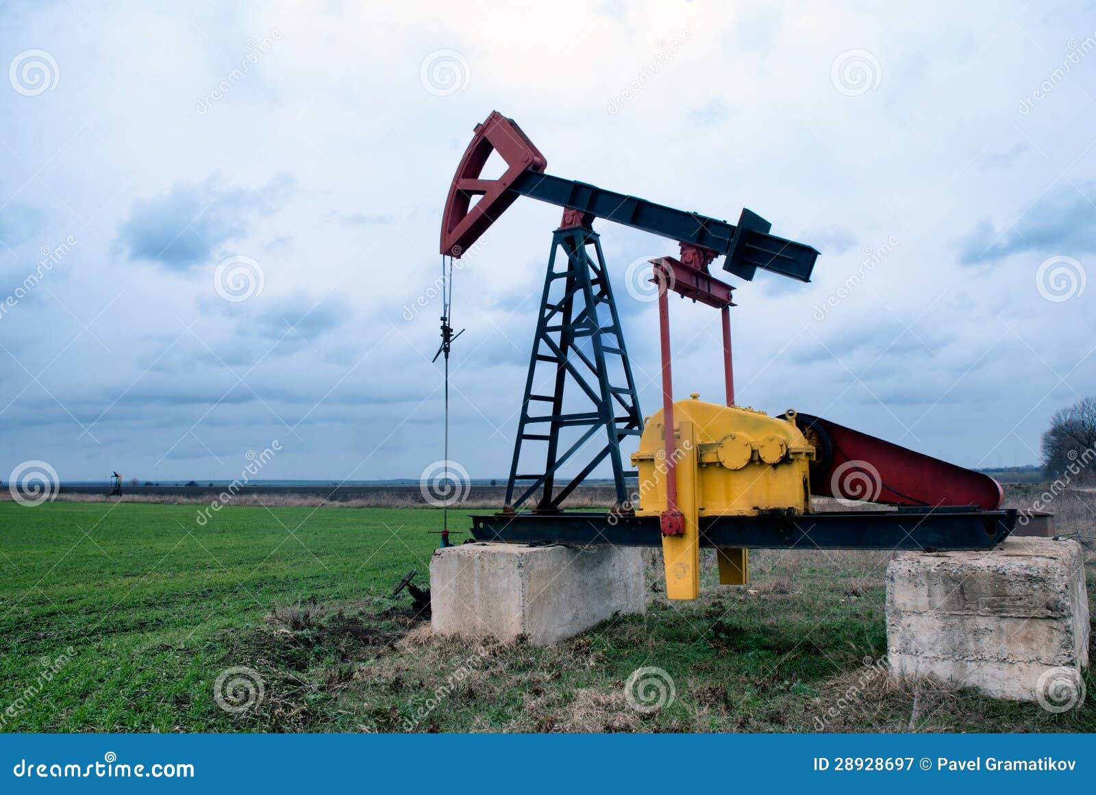 Oil pump in field stock image. Image of platform, extract - 28928697