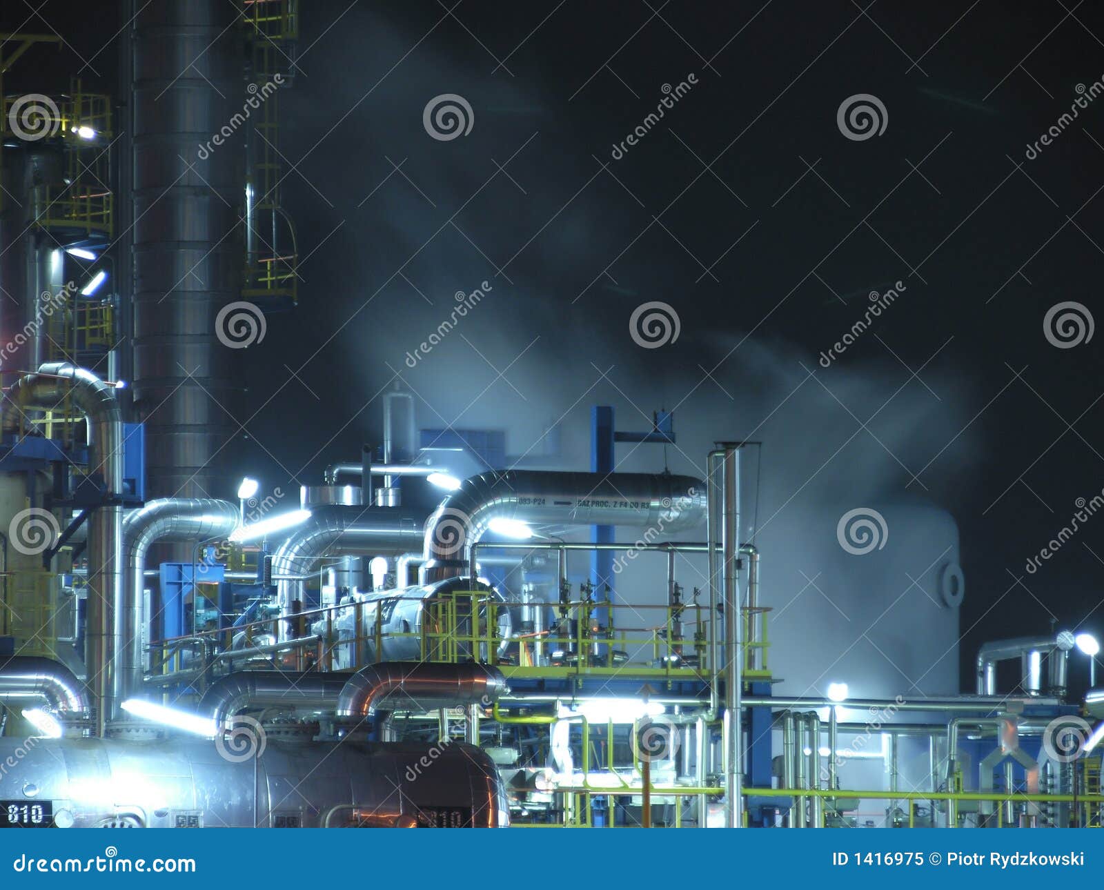 Oil rafinery stock image. Image of complex, fuel, pipe - 1416975