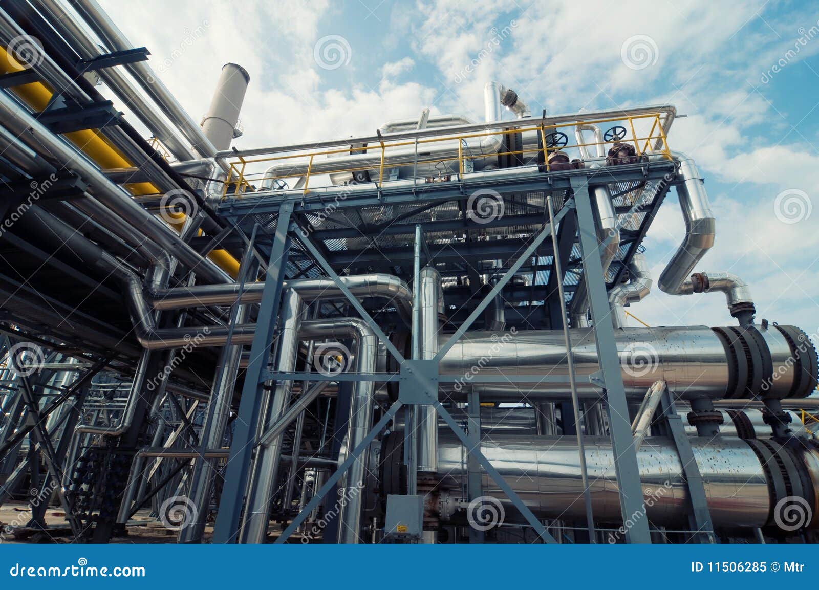 Oil refinery stock image. Image of environment, chemical - 11506285