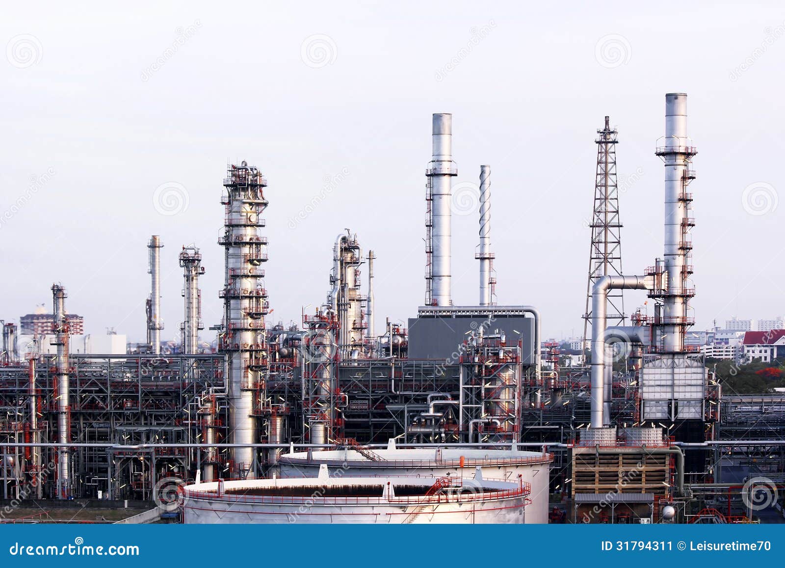 Oil Refinery Picture. Image: 31794311