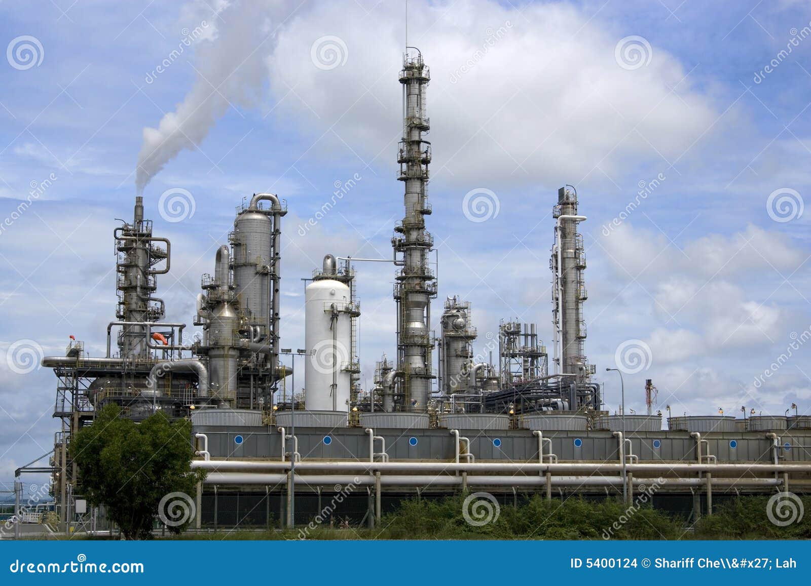 Oil Refinery stock photo. Image of manufacturing, economy - 5400124
