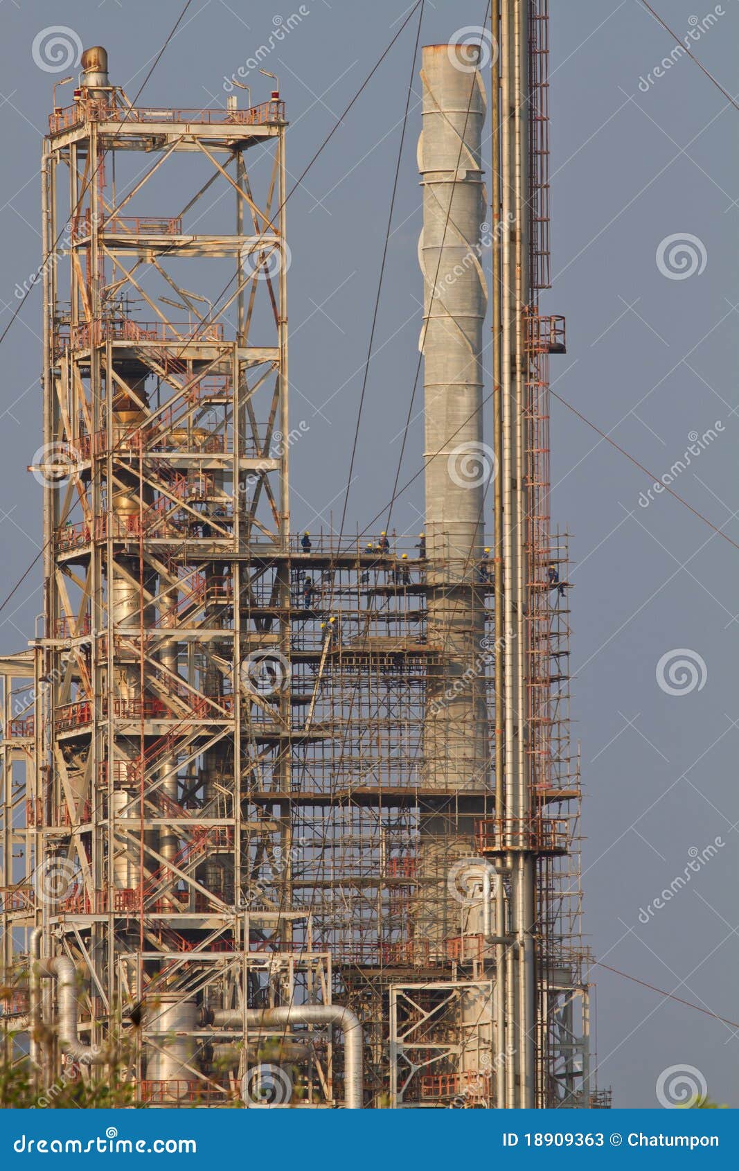 Oil refinery construct stock image. Image of technology - 18909363