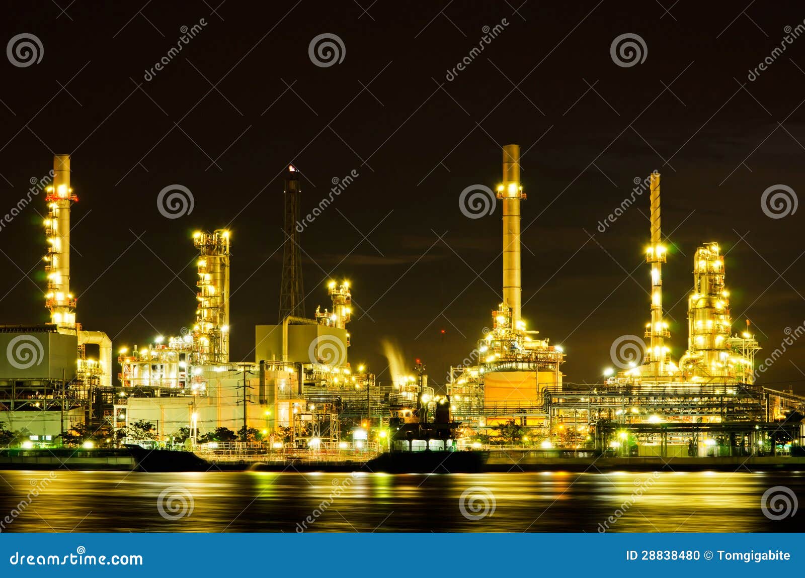 Oil Refinery Factory at Night Stock Photo - Image of metal, chemical ...