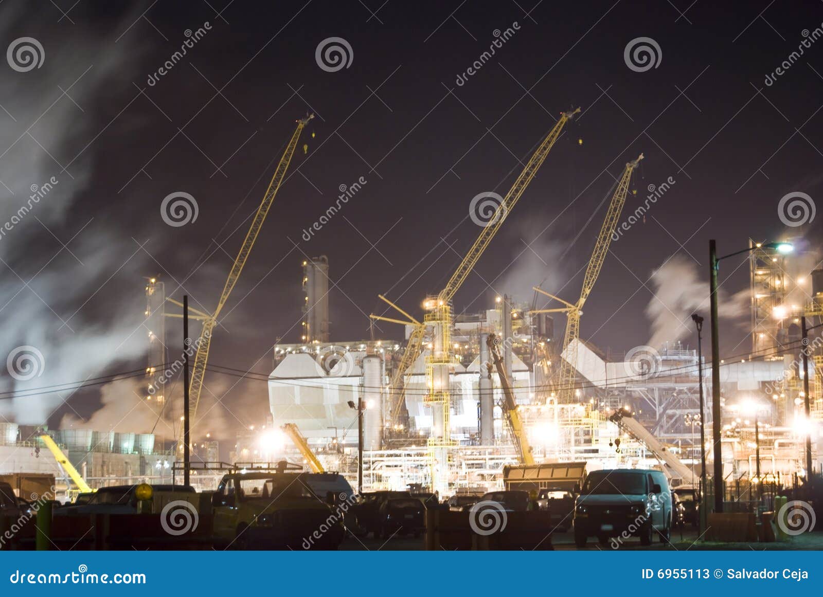 Oil Refinery Industrial Crane Stock Image - Image of distill, dioxide ...