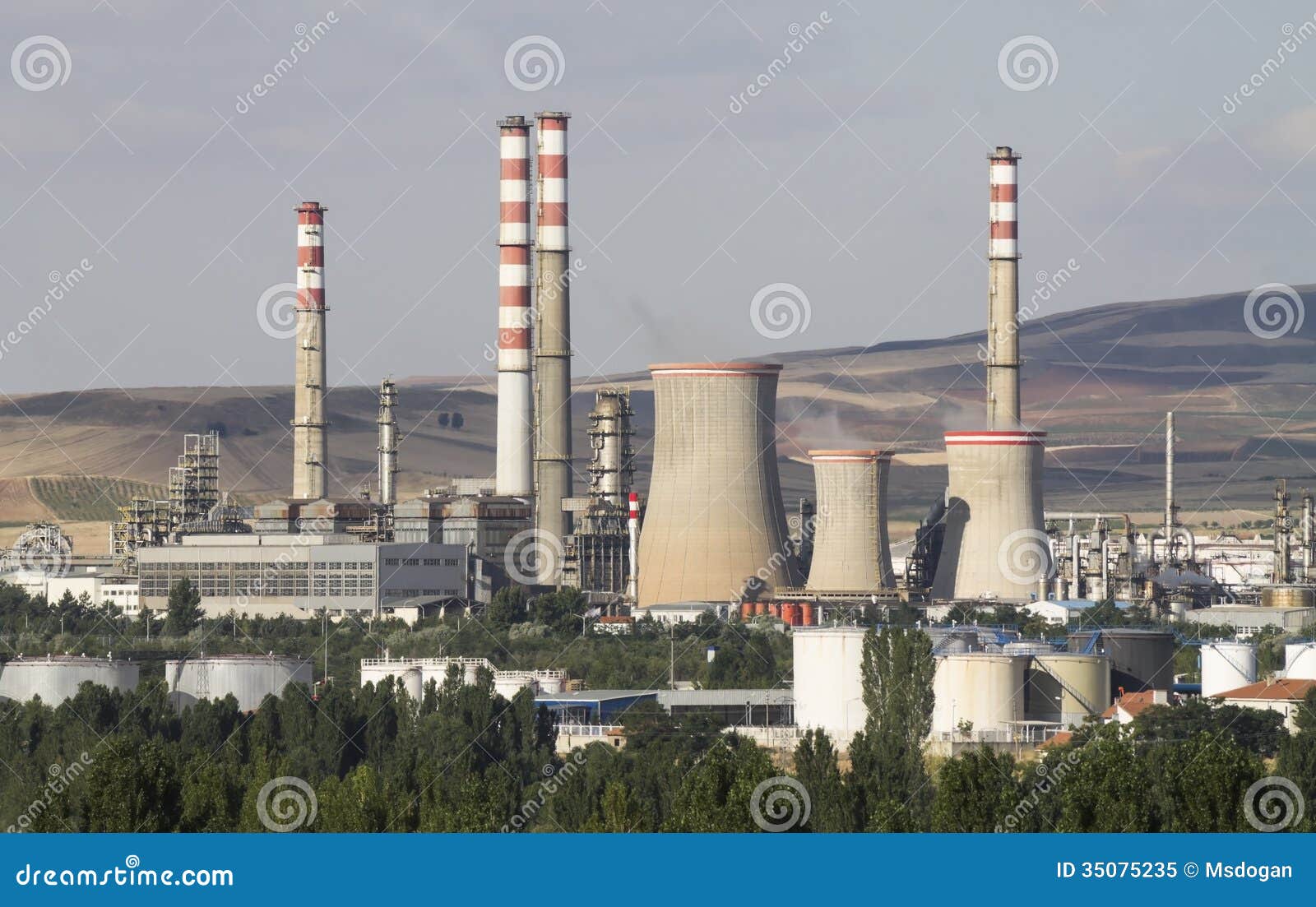 Oil refinery stock image. Image of chemical, landscape - 35075235