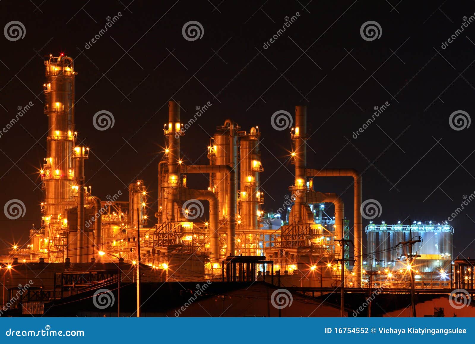 Oil refinery plant stock photo. Image of chemical, illuminated - 16754552