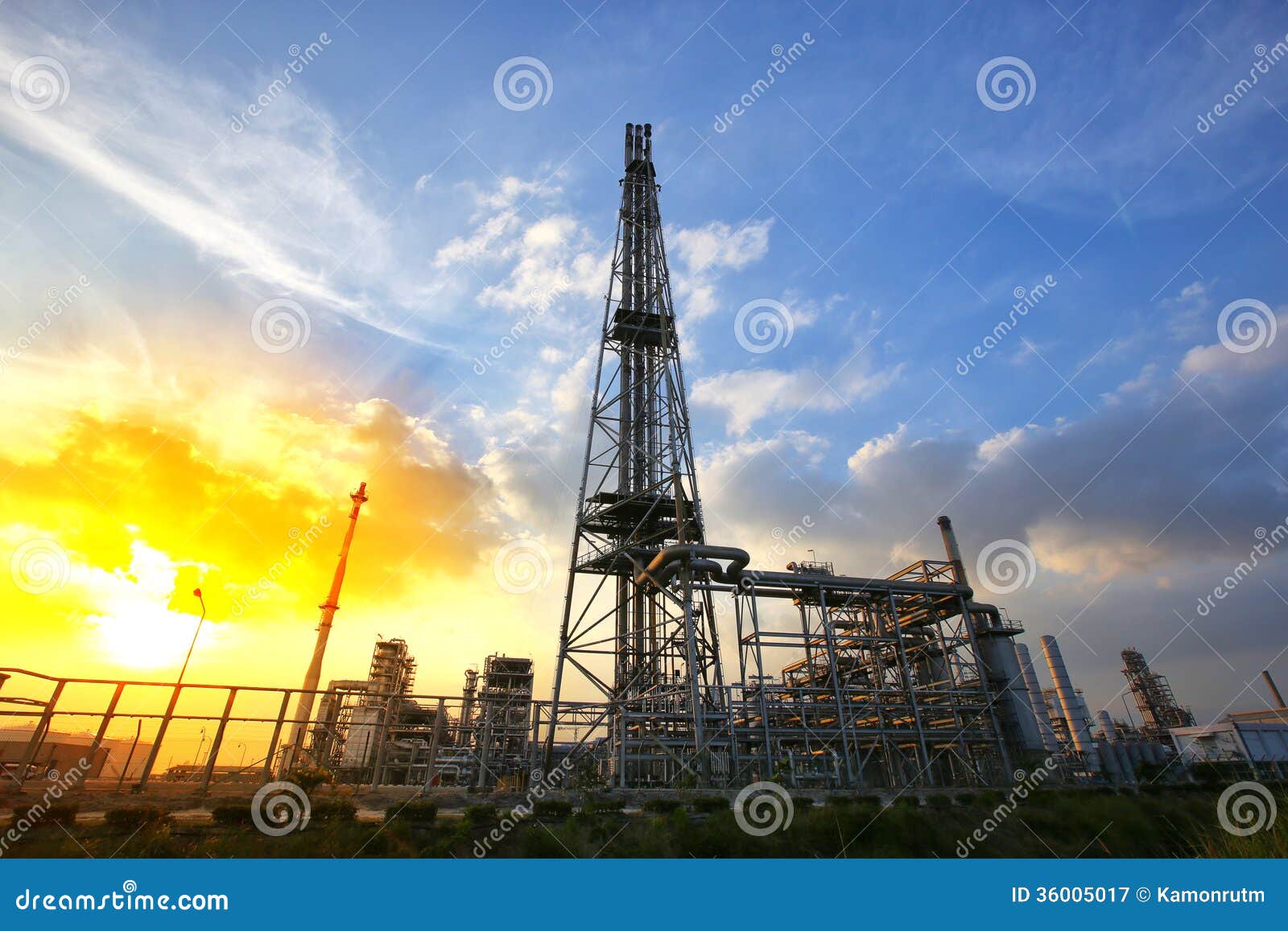 Oil refinery at sunset stock image. Image of business - 36005017