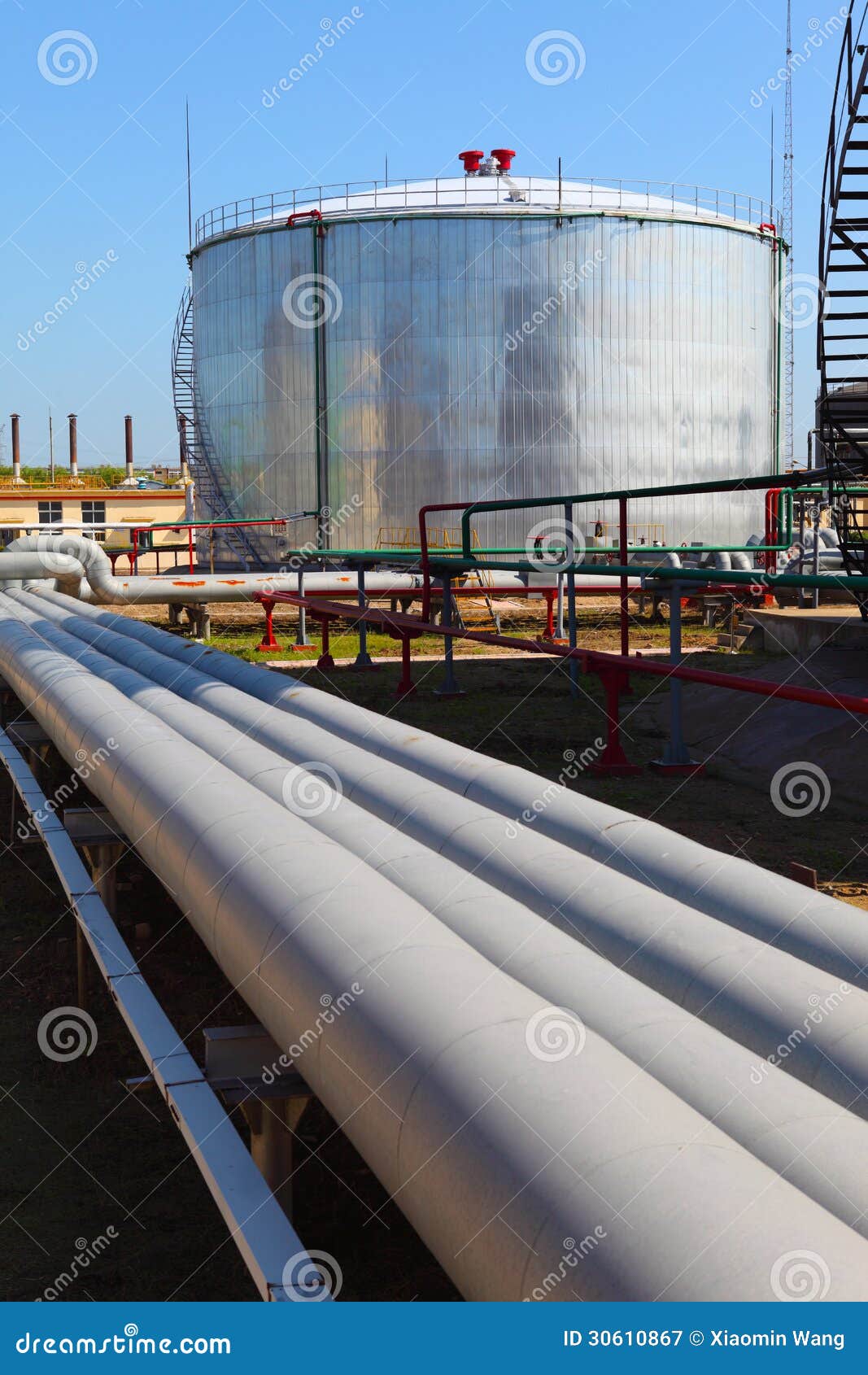 Oil Refinery Tanks stock image. Image of pipeline, environment - 30610867