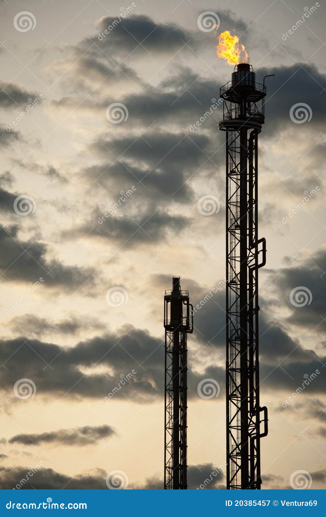 Oil refinery tower stock image. Image of dirty, night - 20385457