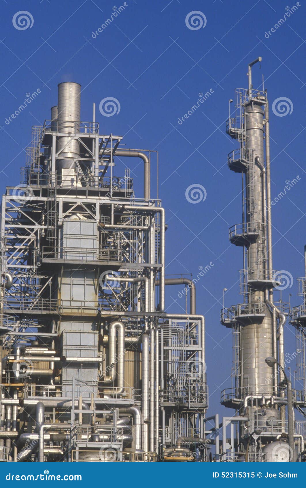 Oil Refinery at Wilmington, CA Stock Image - Image of america ...