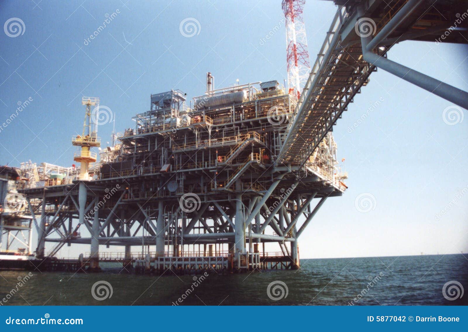 Oil rig stock photo. Image of gulf, water, architecture - 5877042